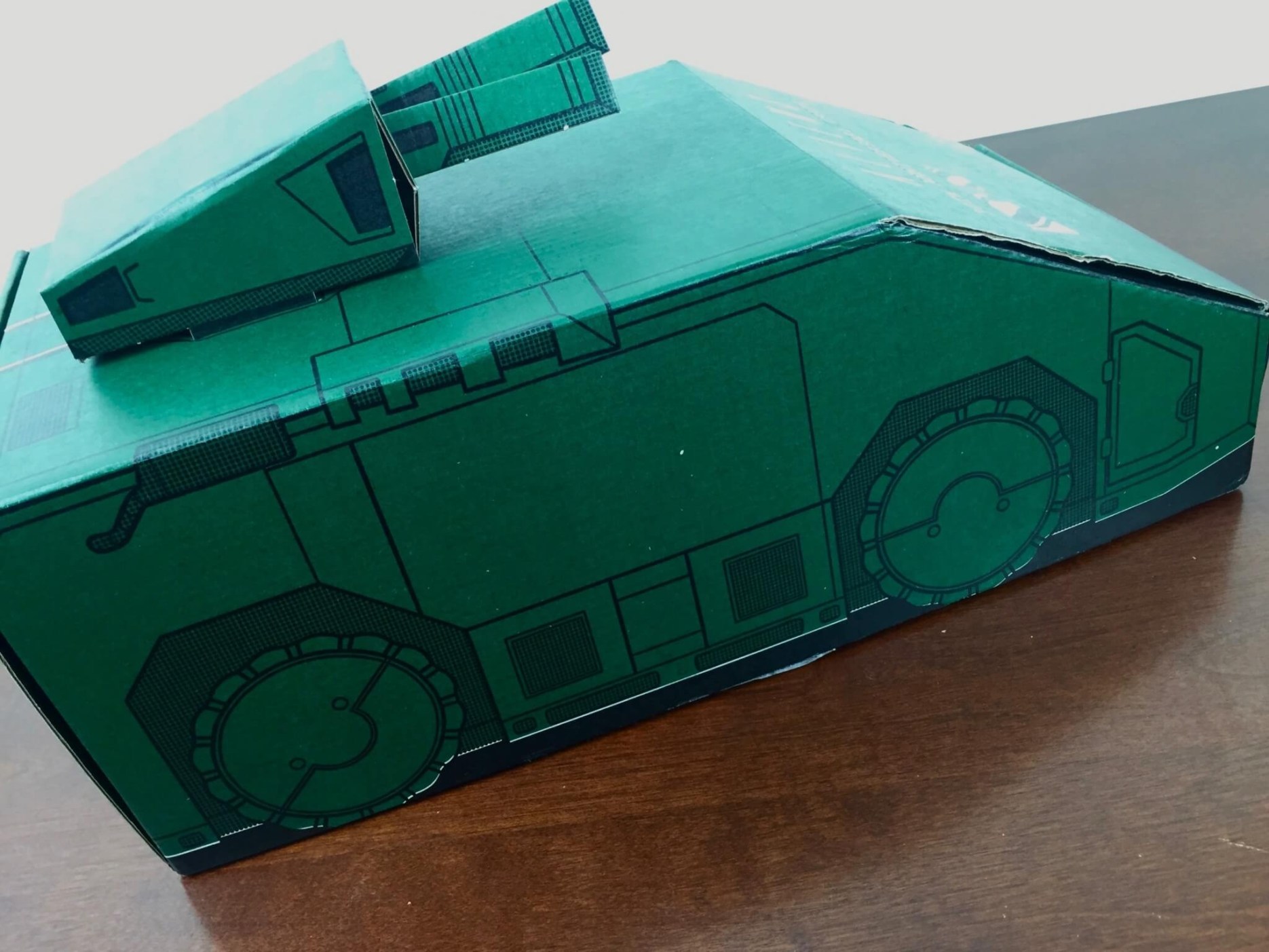 Loot Crate ALIENS Limited Edition Crate Review - Hello Subscription