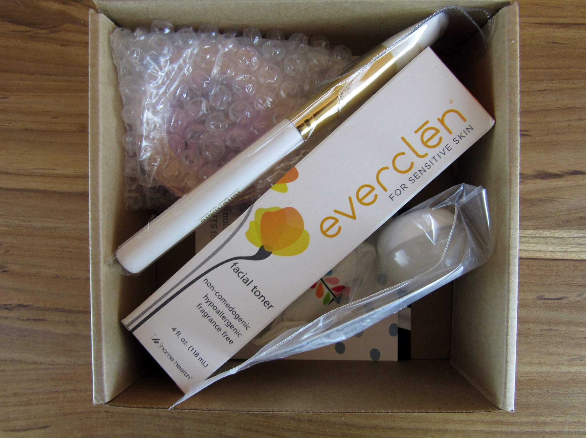 Vegan Cuts Beauty Box Subscription Review - May 2016 - Hello Subscription