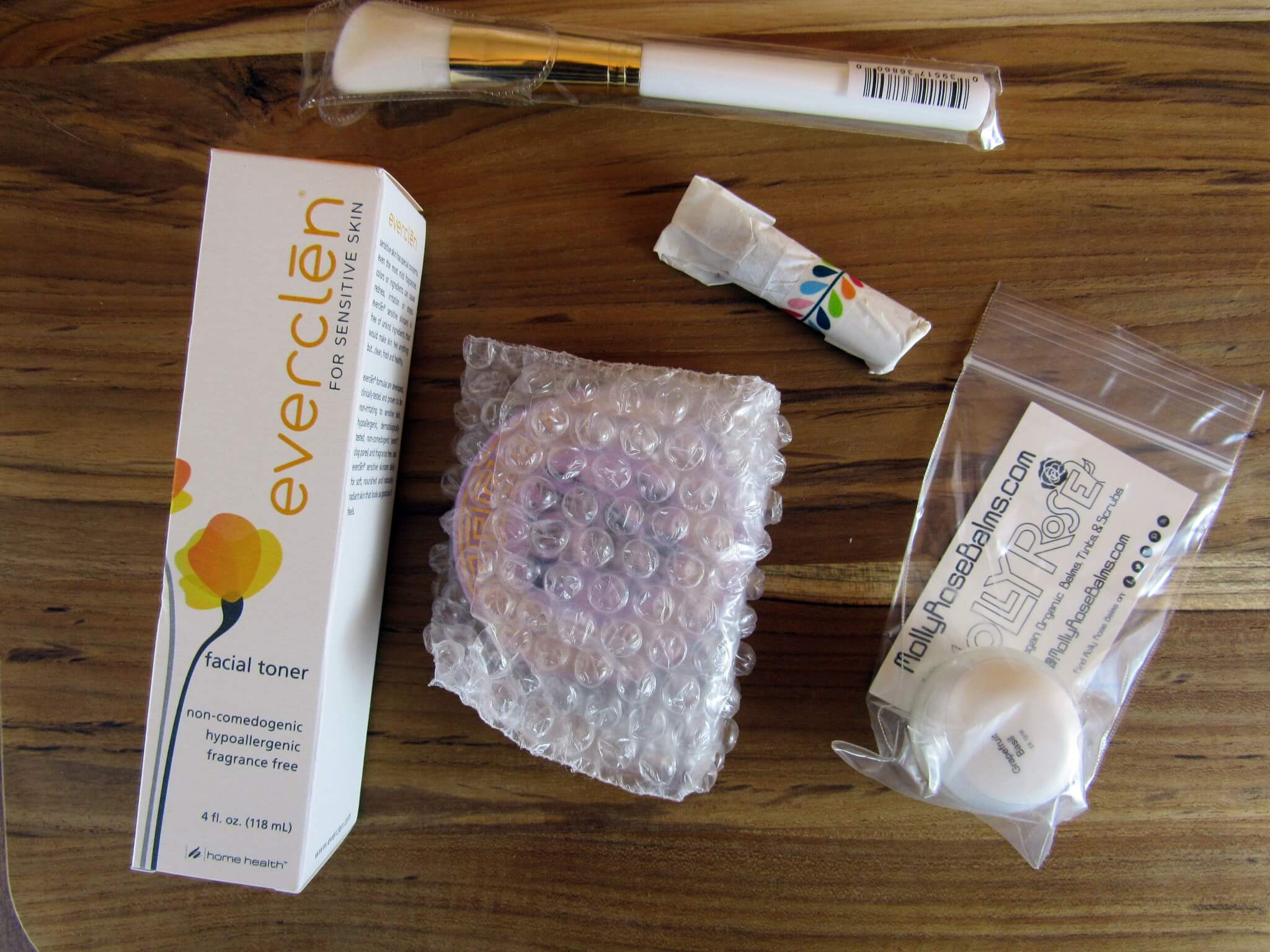 Vegan Cuts Beauty Box Subscription Review - May 2016 - Hello Subscription