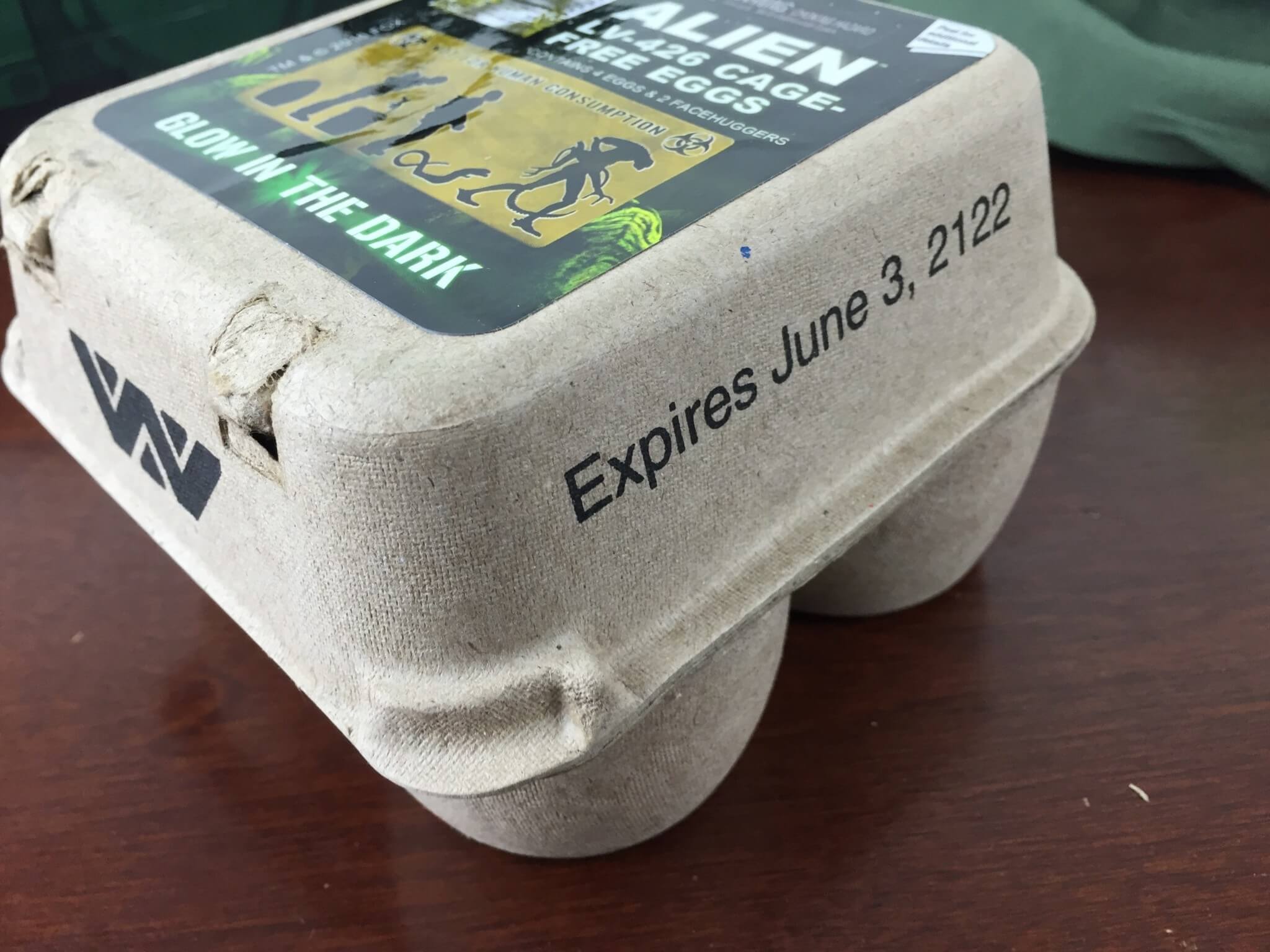 Loot Crate ALIENS Limited Edition Crate Review - hello subscription