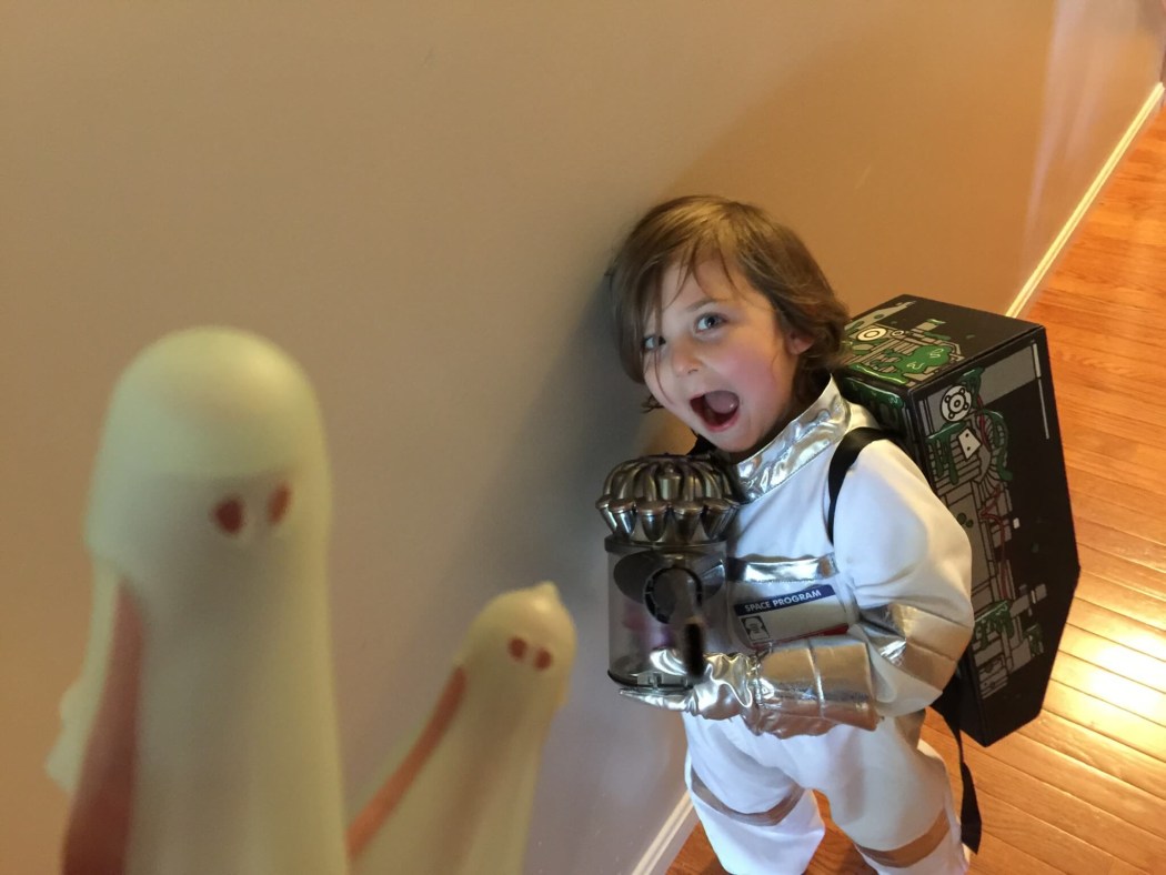 Loot Crate GHOSTBUSTERS Limited Edition Crate Review - Hello Subscription