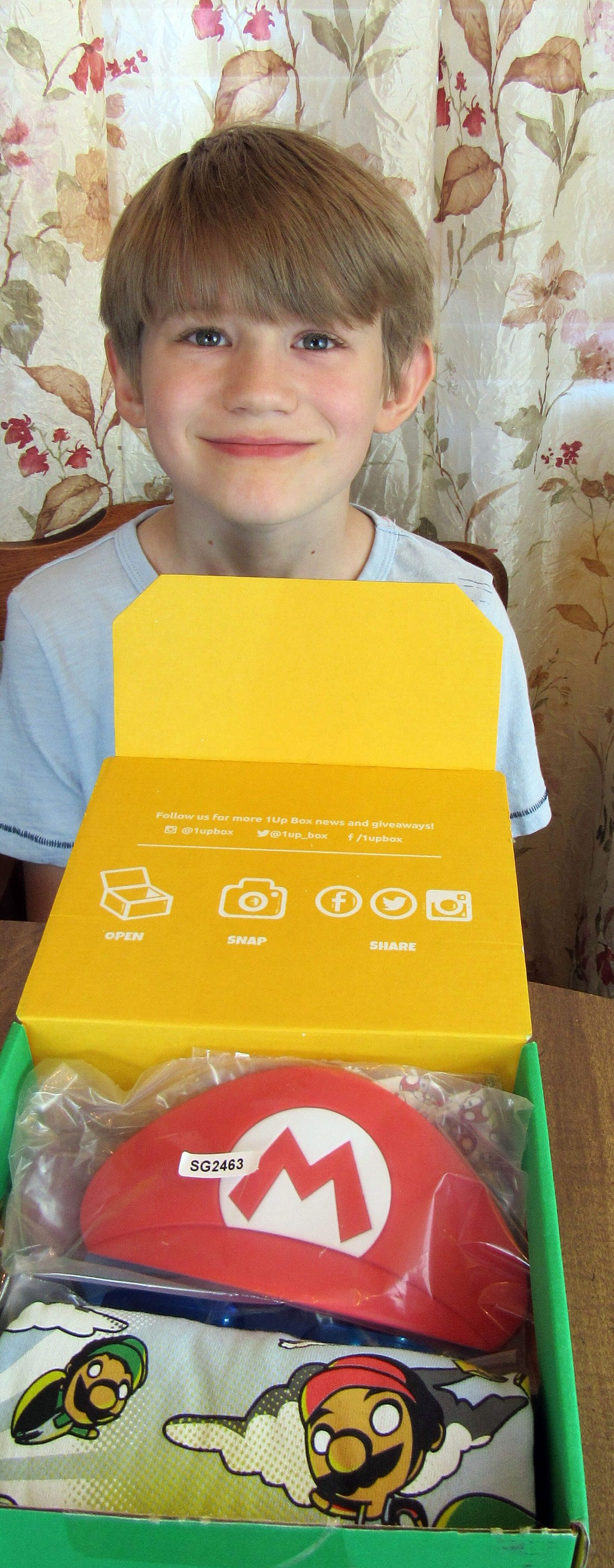 1Up Box September 2016 Subscription Box Review + Coupon - Hello ...