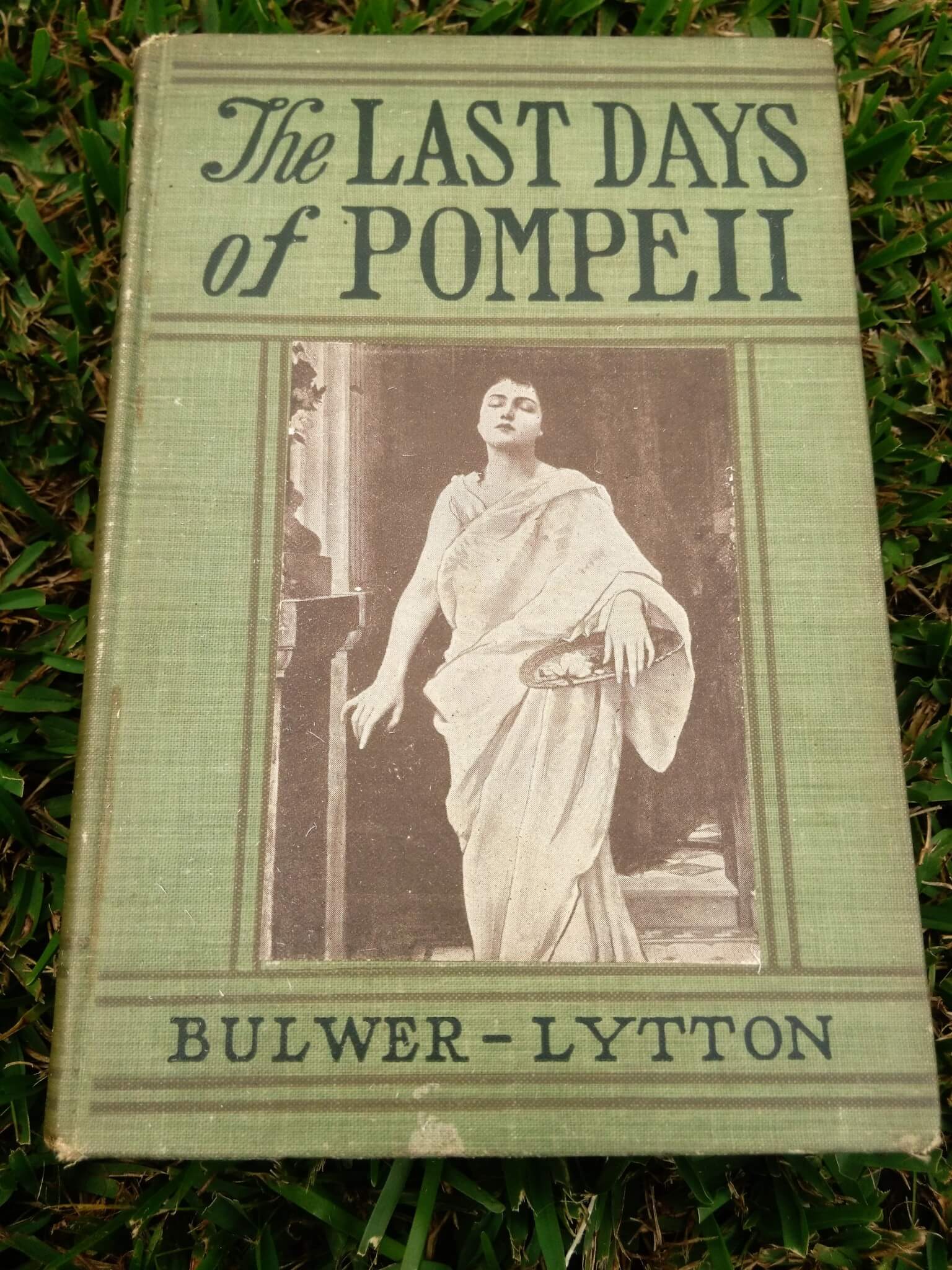 Royal Treasure Chest Subscription Box Review + Coupon - August 2016 ...