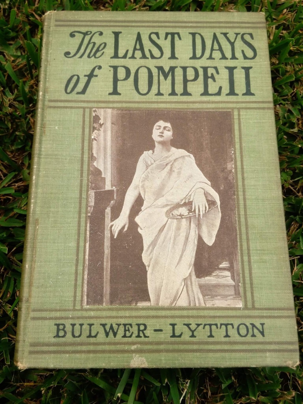 Royal Treasure Chest Subscription Box Review + Coupon - August 2016 ...