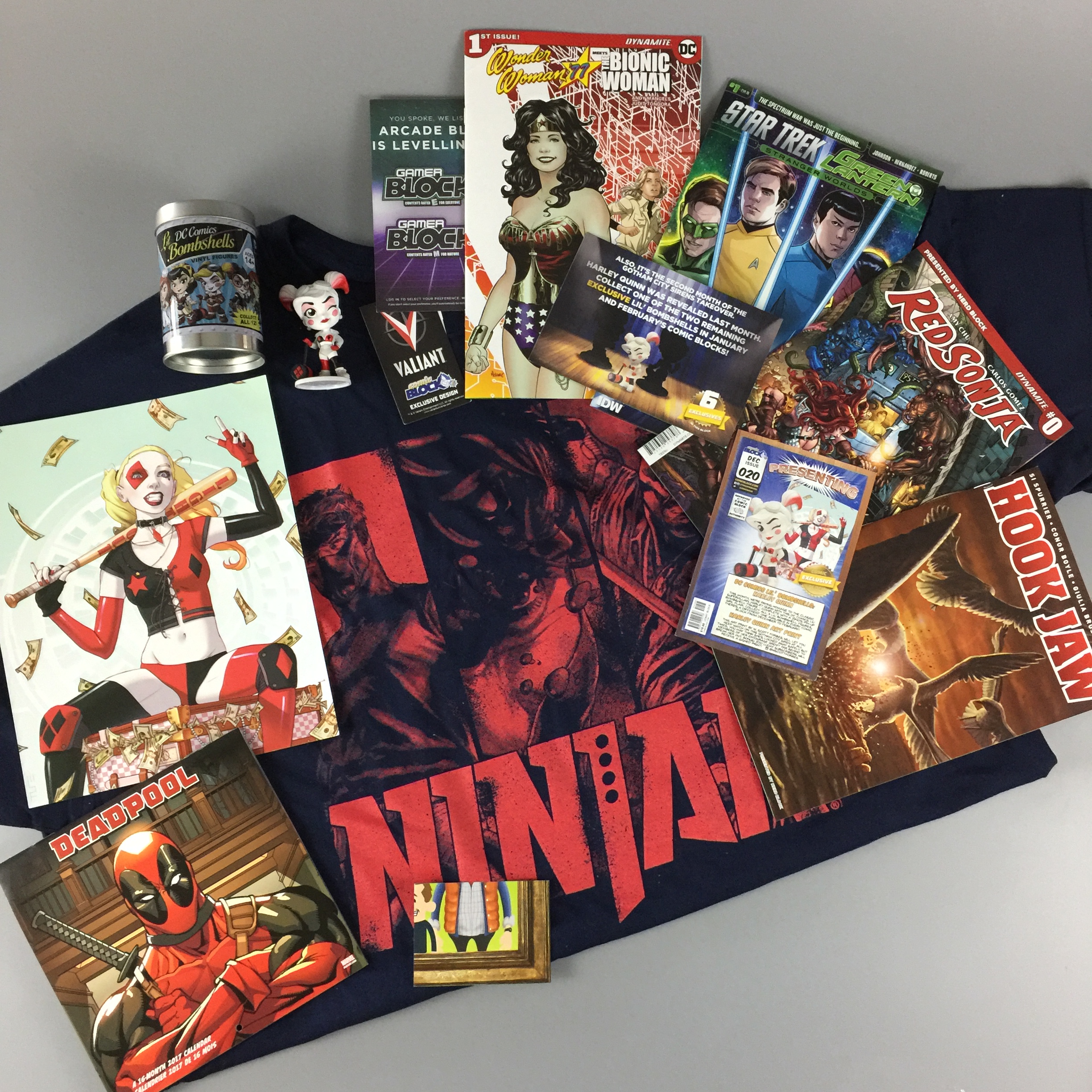 Comic Block Subscription Box Review & Coupon - December 2016 - Hello ...