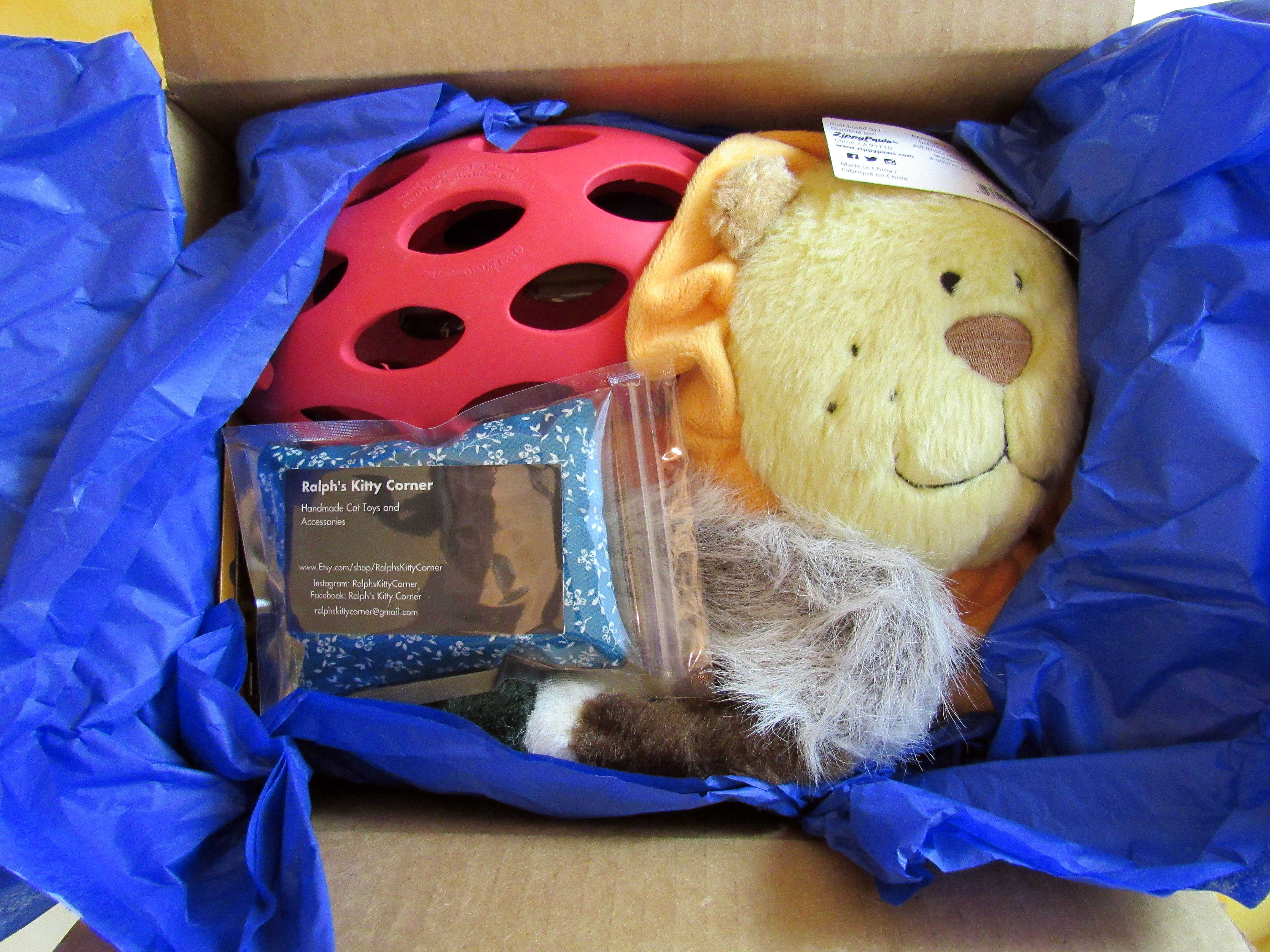 Pet Parcel February 2017 Subscription Box Review + Coupon - Cat and Dog ...