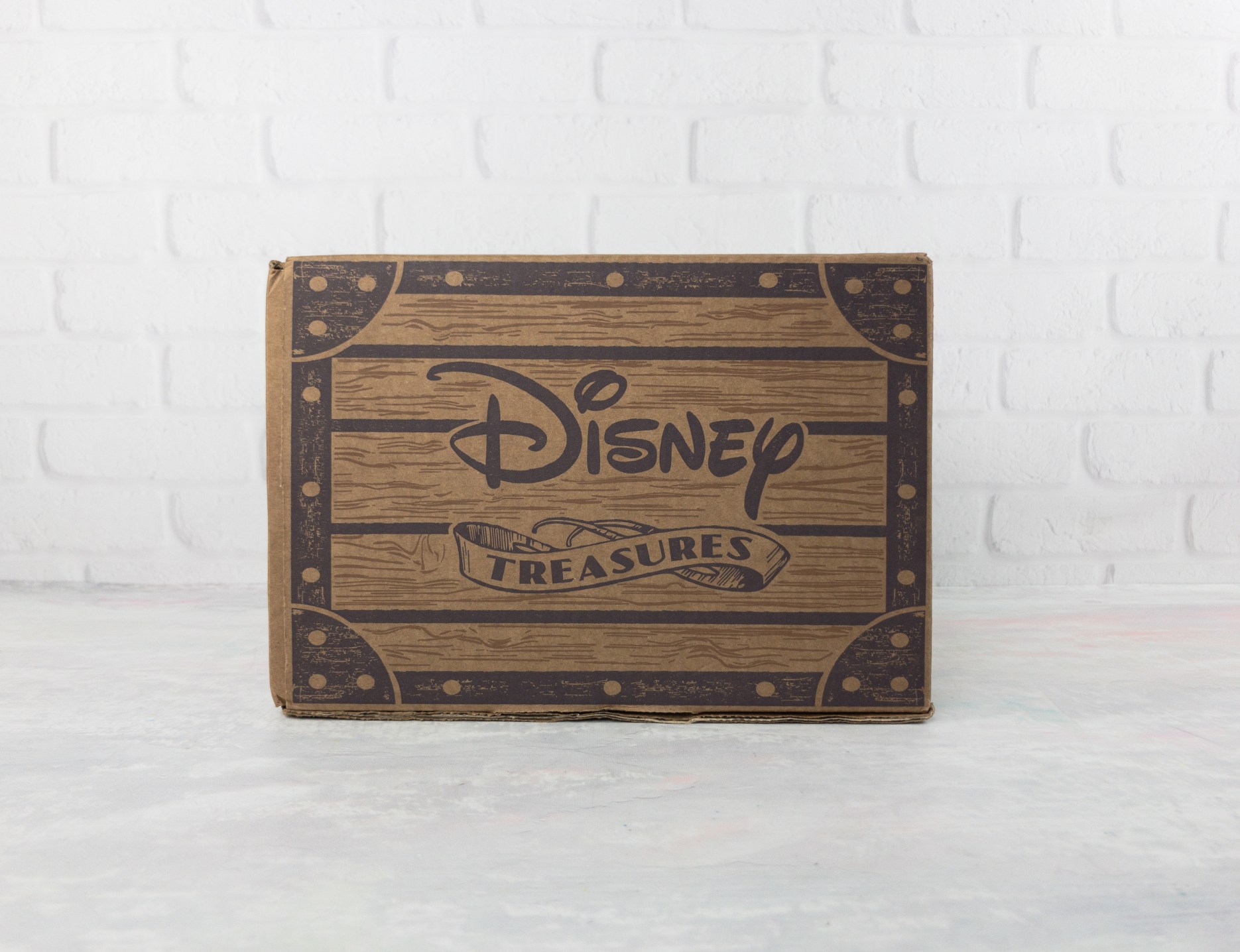 Disney Treasures April 2017 Subscription Box Review - Hello Subscription