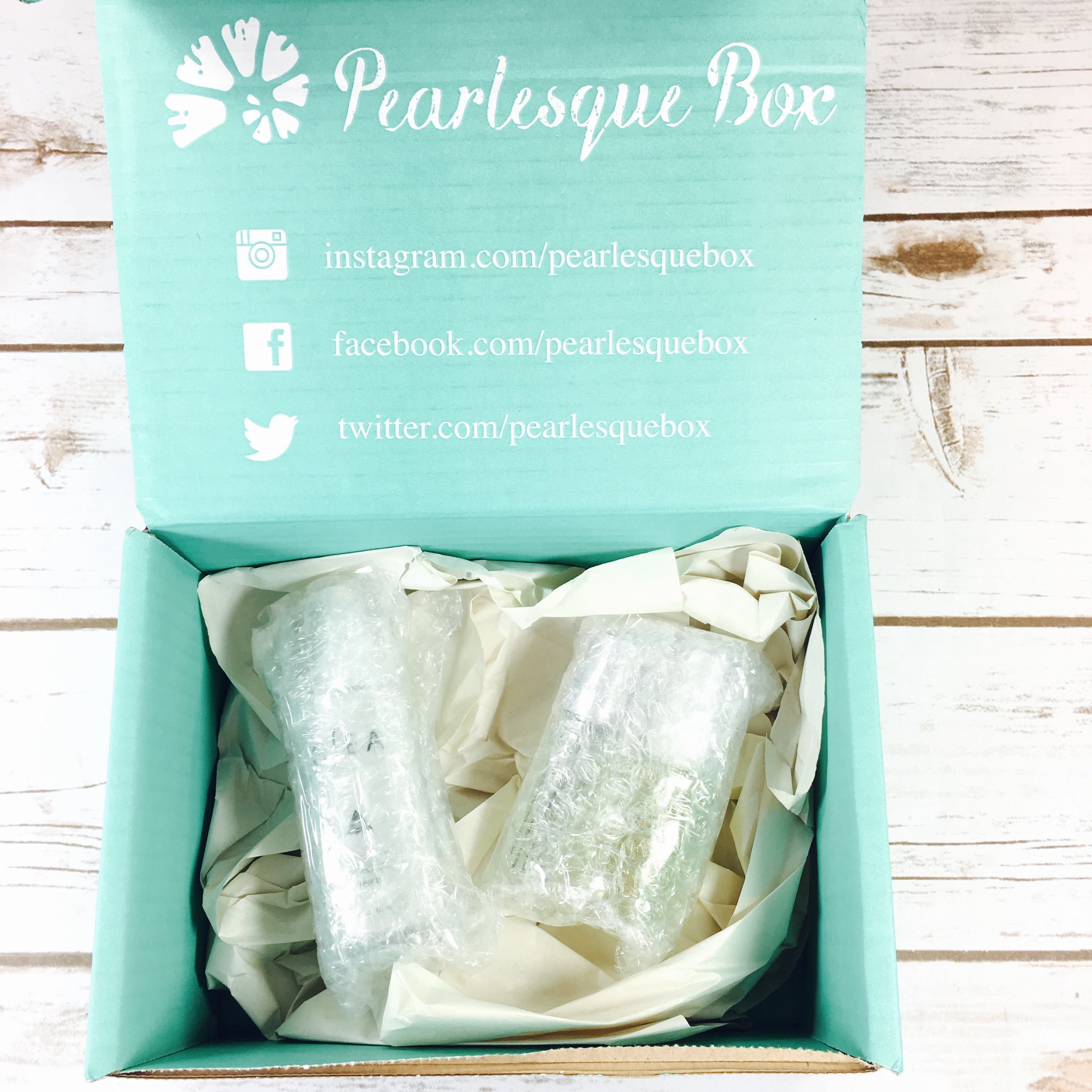 Pearlesque Box August 2017 Subscription Box Review + Coupon - Hello ...