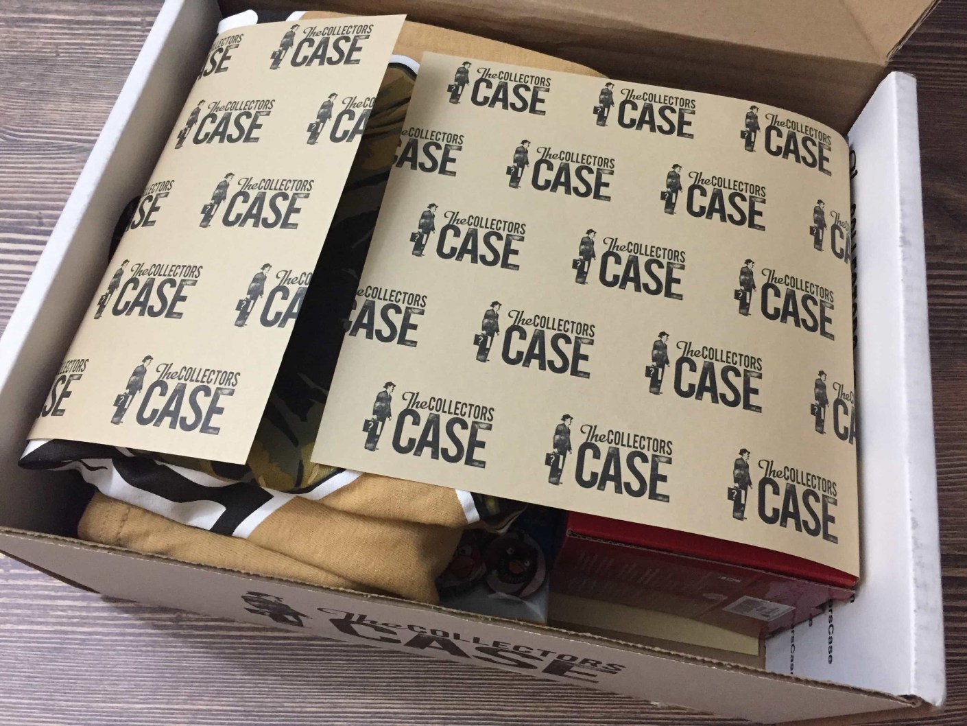 The Collectors Case August 2017 Subscription Box Review - Hello ...