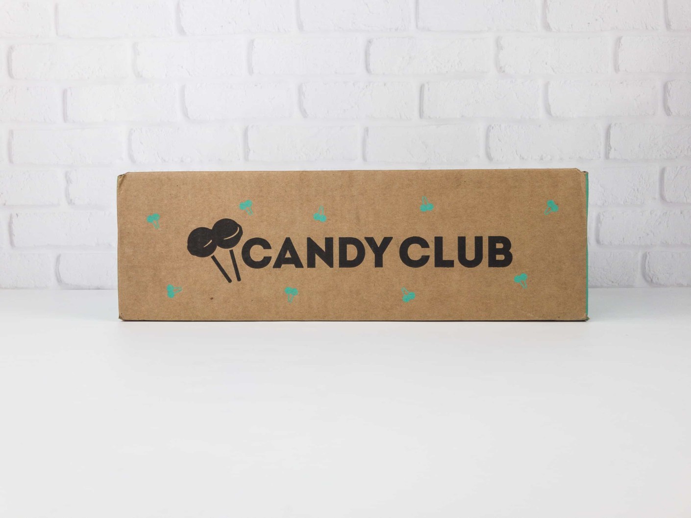 Candy Club Subscription Box Review + 50% off Coupon - November 2017 ...