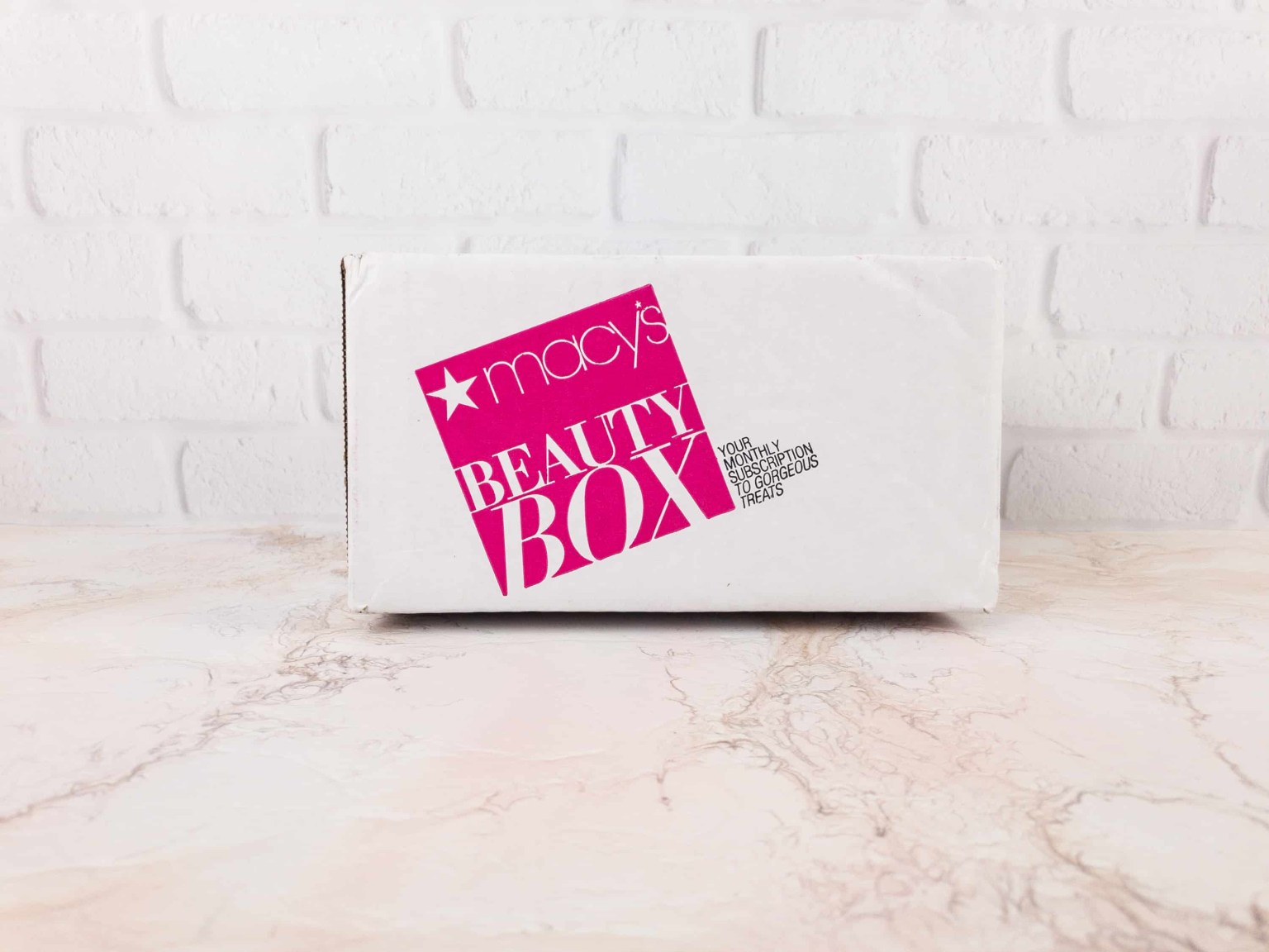 Macy's Beauty Box January 2018 Subscription Box Review - Hello Subscription