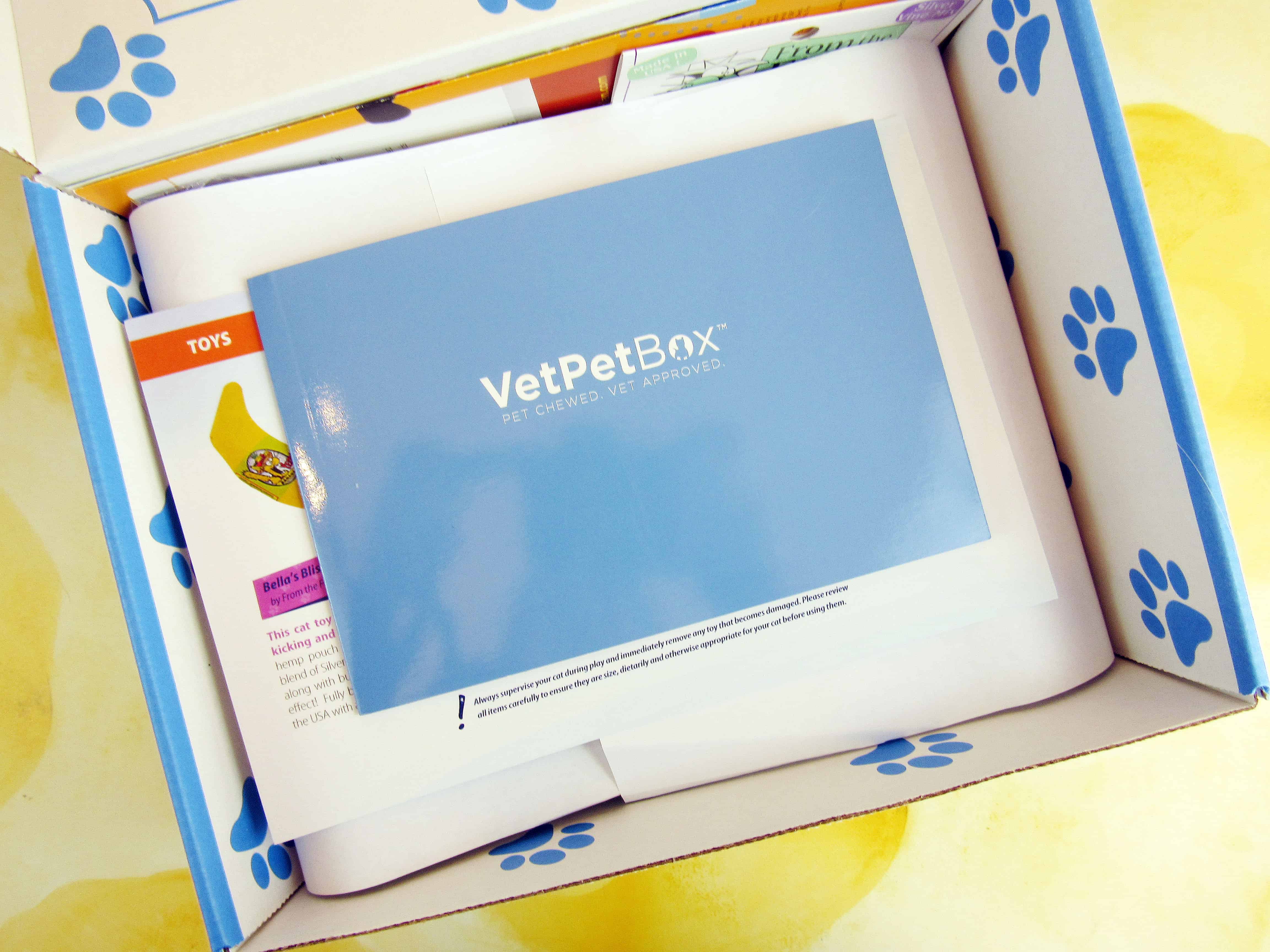 VetPet Box Cat & Kitten Welcome Box Subscription Box Review - Multiple ...
