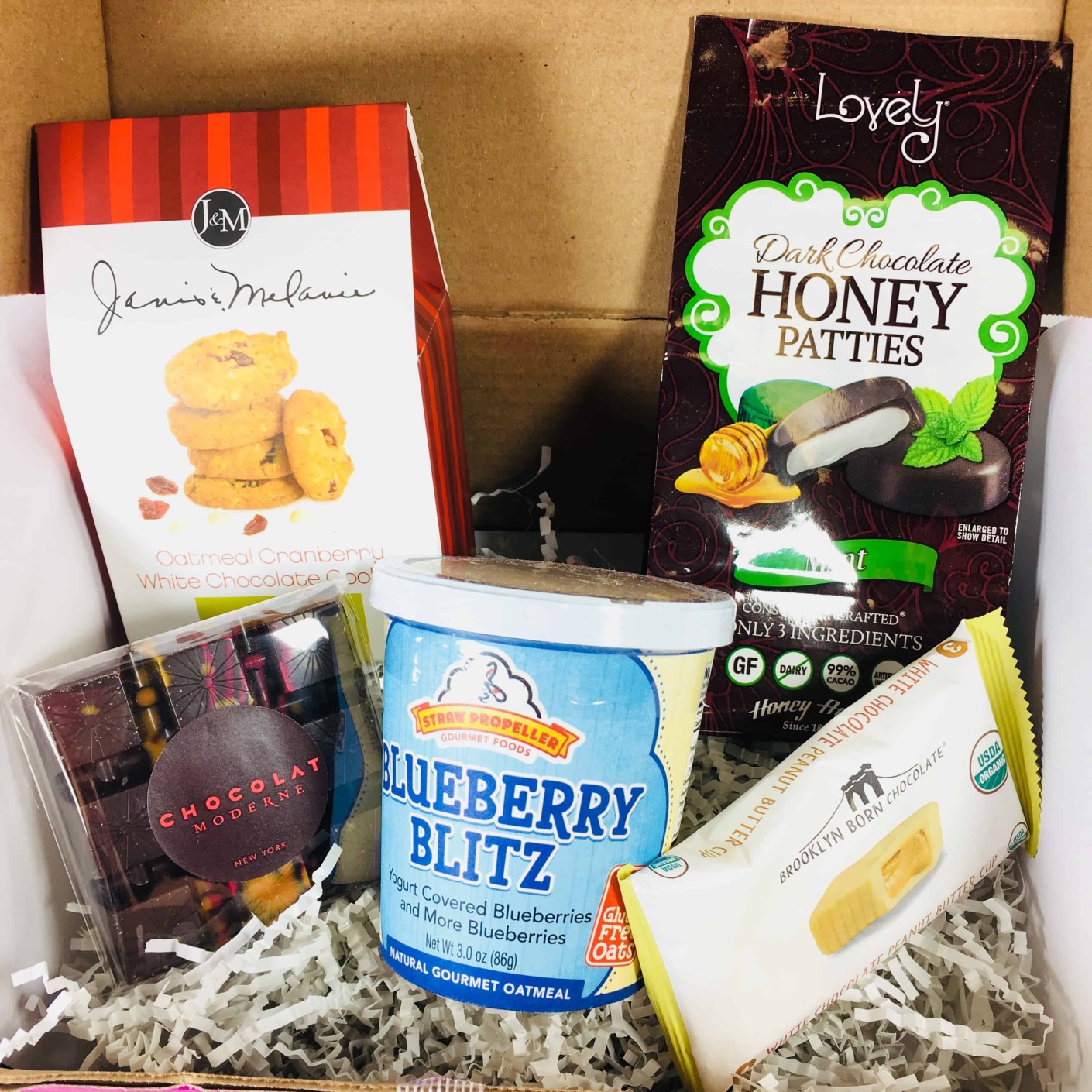 Sweets Gift Box March 2018 Subscription Box Review + Half Off First Box ...