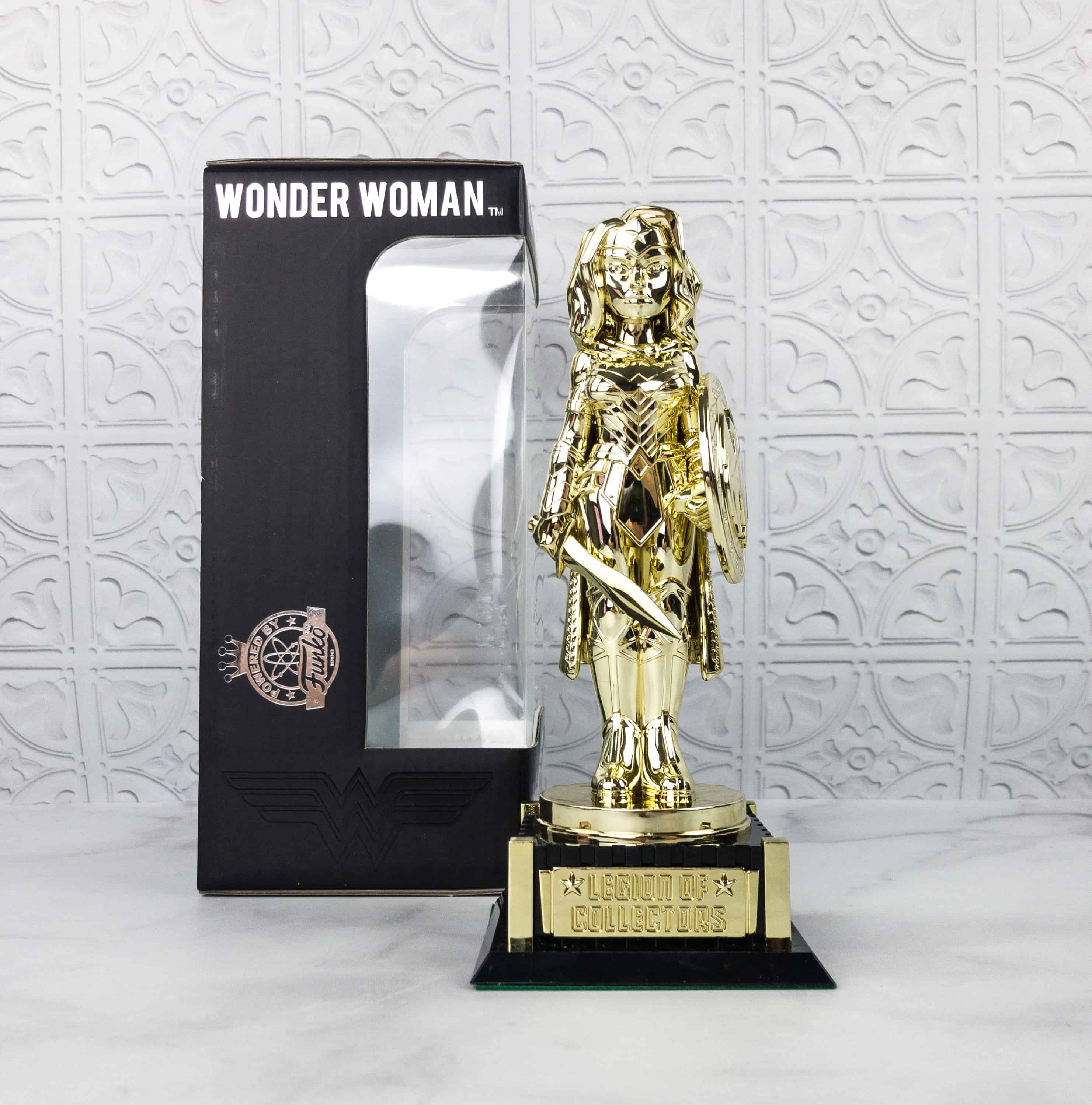 DC Legion of Collectors 2017 Hero Gift Review - Wonder Woman - hello ...