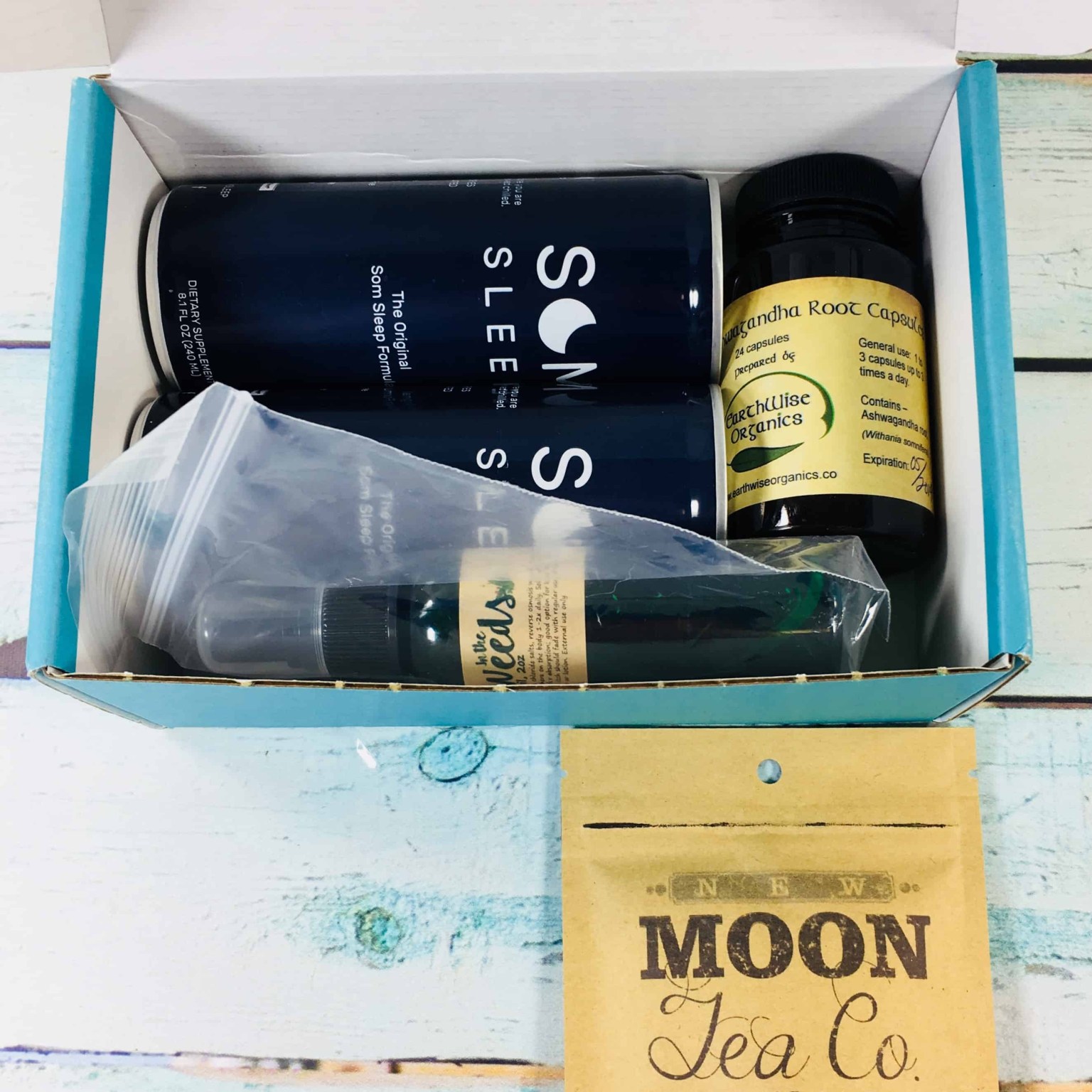 SnoozeBox May 2018 Subscription Box Review - Hello Subscription