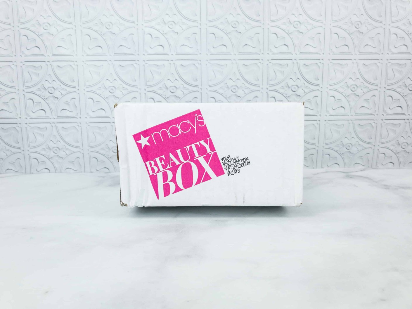 Macy's Beauty Box August 2018 Subscription Box Review - Hello Subscription