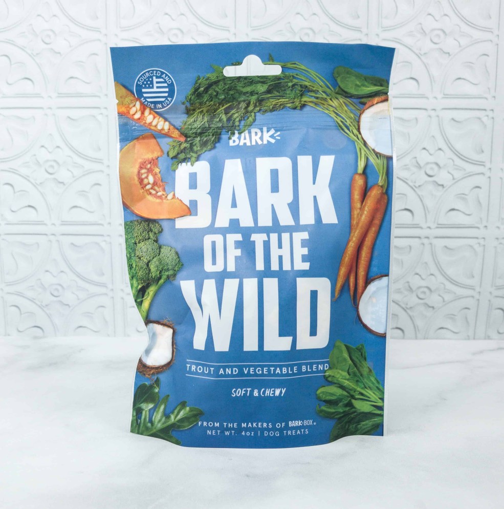 Barkbox August 2018 Subscription Box Review + Coupon - hello subscription