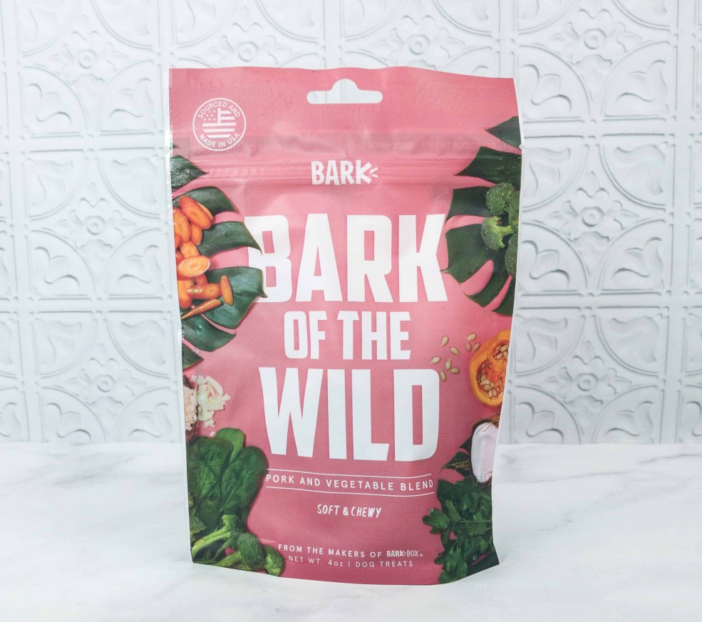 Barkbox August 2018 Subscription Box Review + Coupon - hello subscription