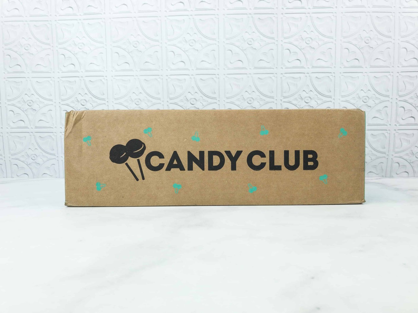 Candy Club Subscription Box Review + 50% off Coupon - August 2018 ...