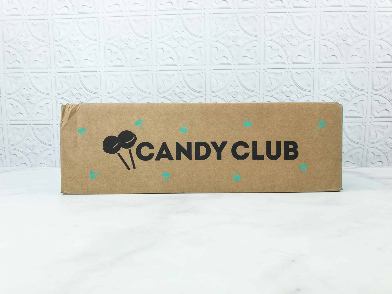 Candy Club Subscription Box Review + 50% off Coupon - August 2018 ...