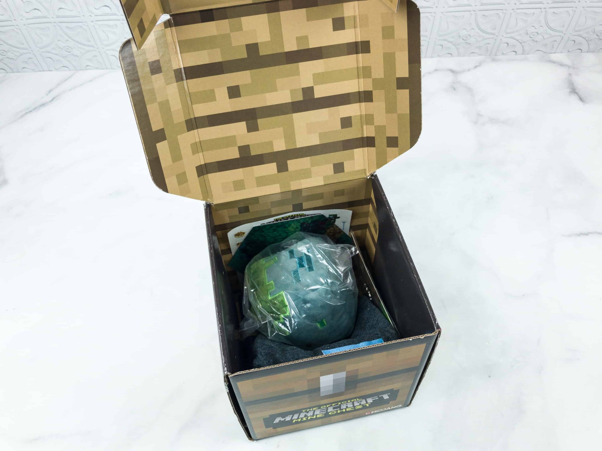 Mine Chest August 2018 Subscription Box Review - Hello Subscription