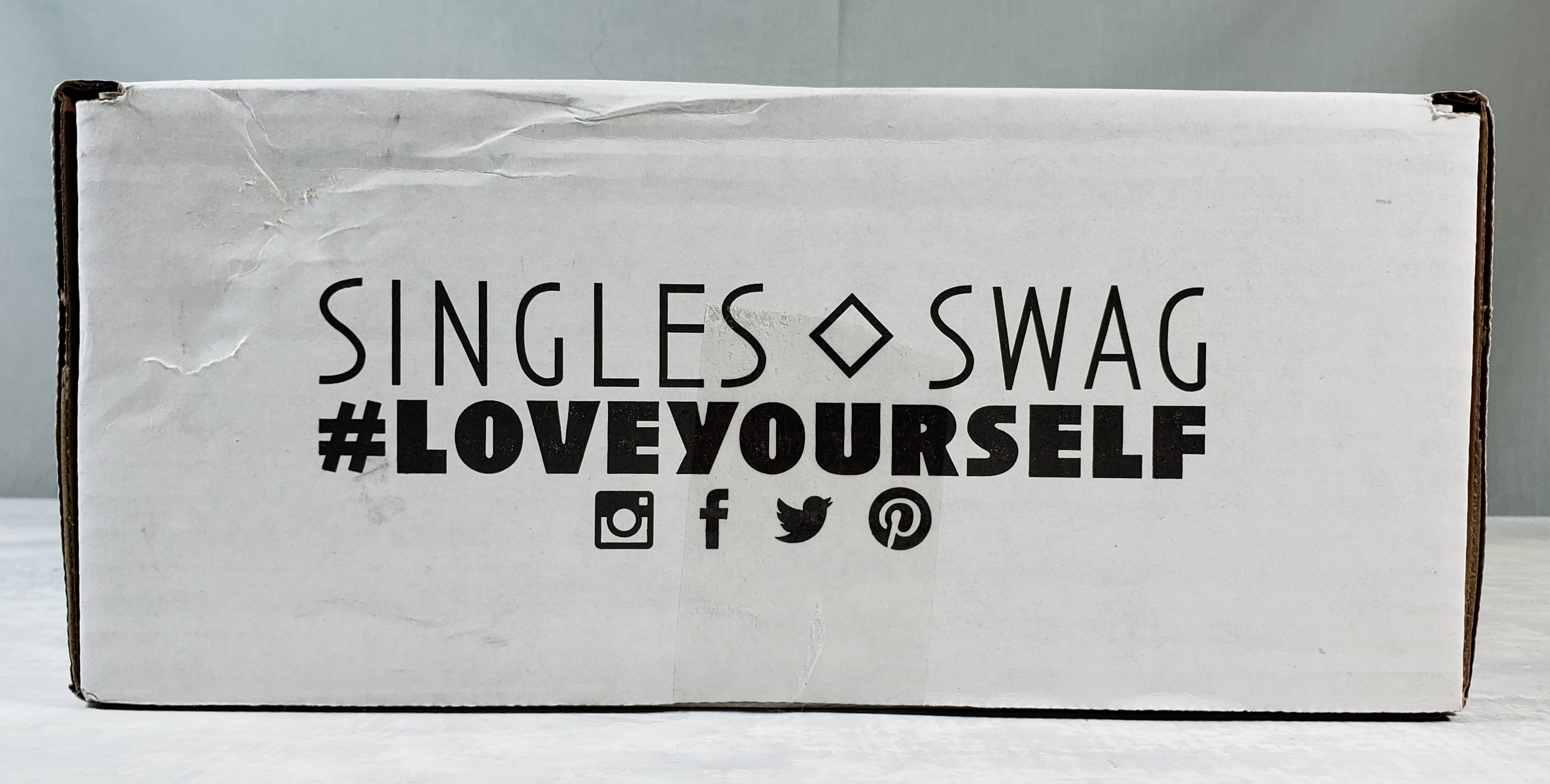 SinglesSwag Subscription Box Review & Coupon - December 2018 - Hello ...