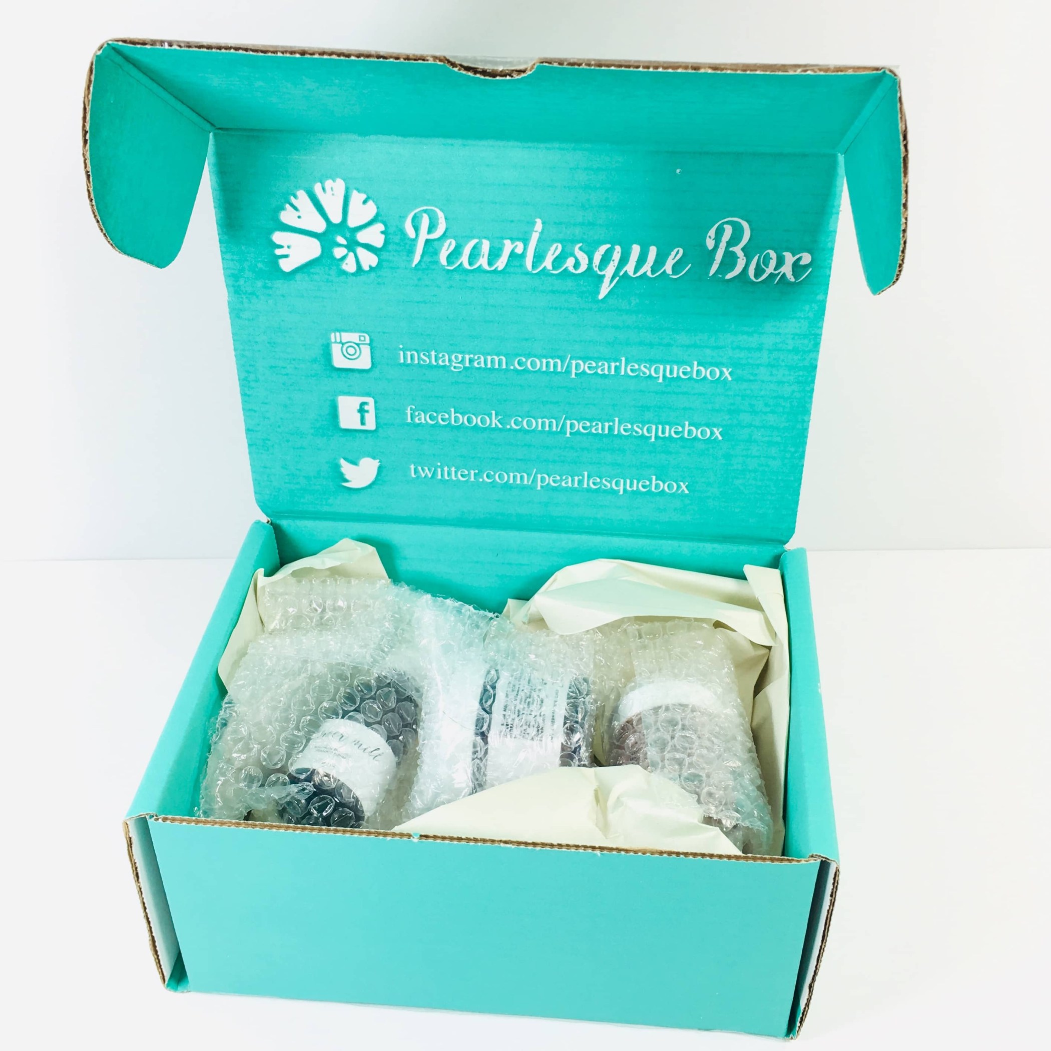 Pearlesque Box December 2018 Subscription Box Review + Coupon - Hello ...