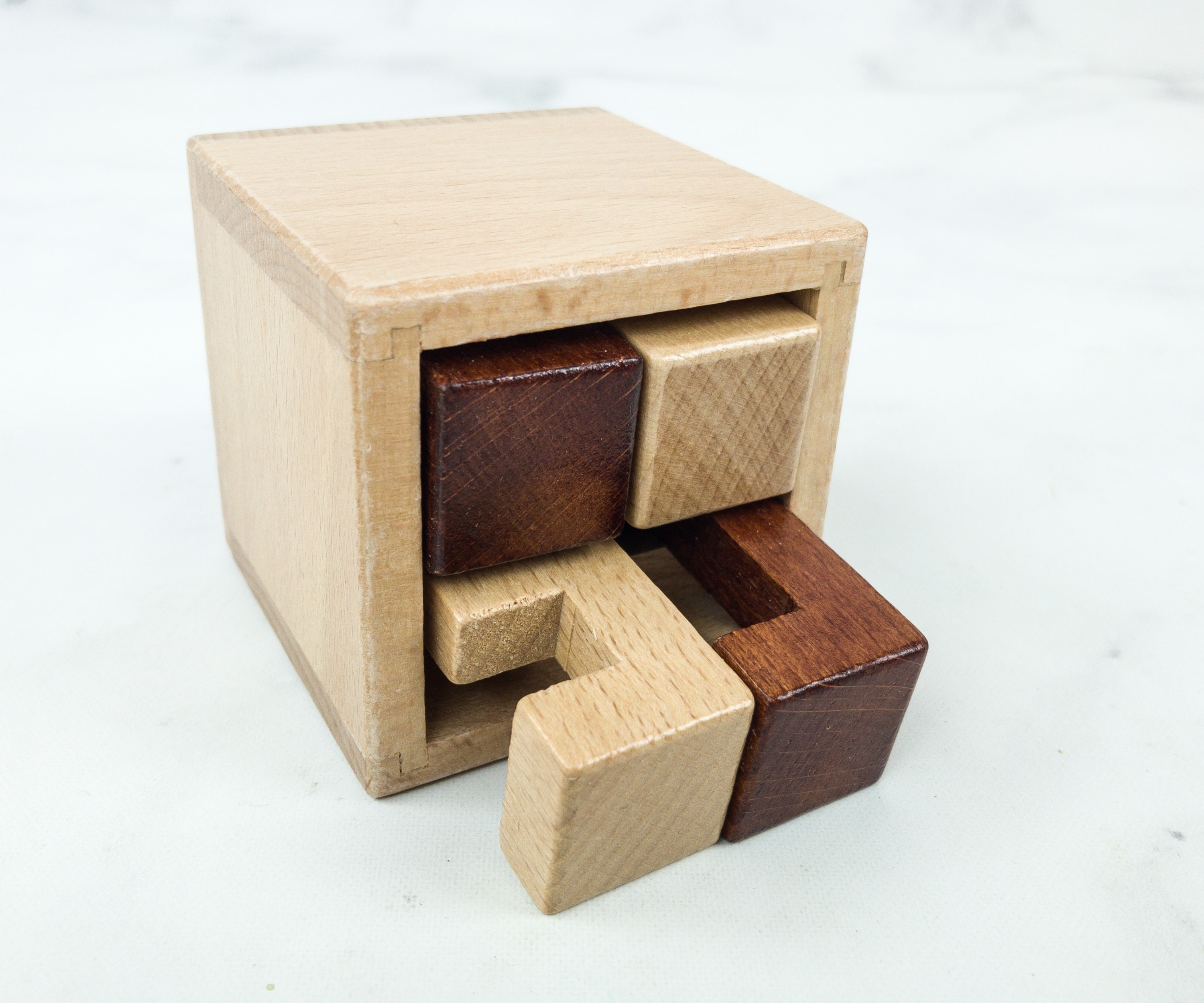 The Curiosity Box by VSauce Subscription Box Review - Winter 2018 ...