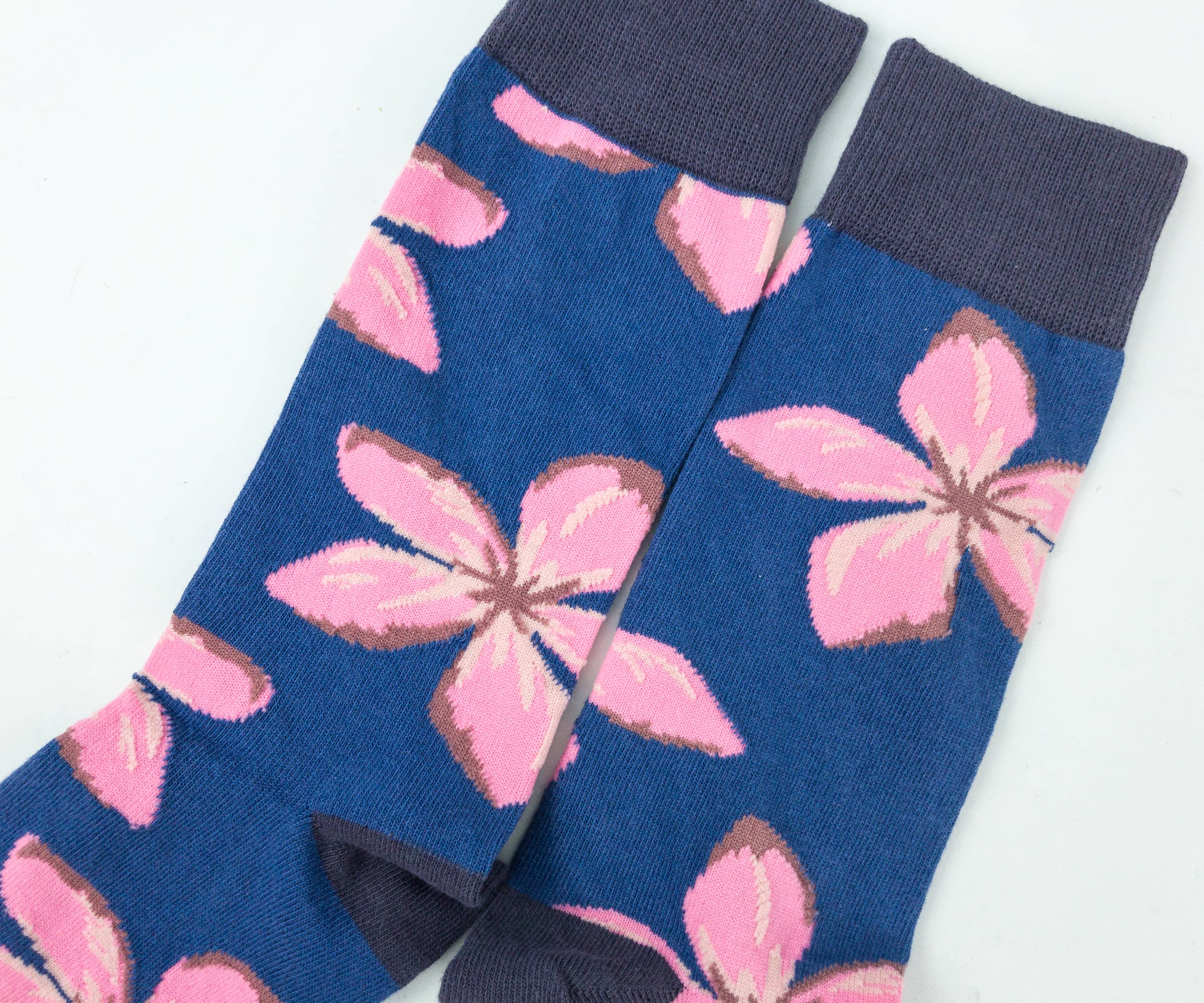 Society Socks May 2019 Subscription Box Review + 50% Off Coupon - hello ...