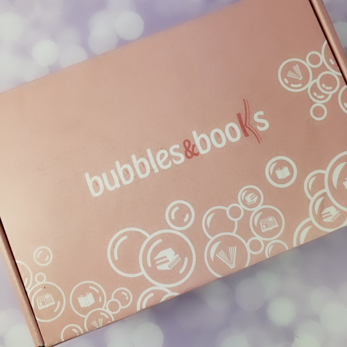 Bubbles & Books Subscription Box Review + Coupon - March 2019 - Hello ...
