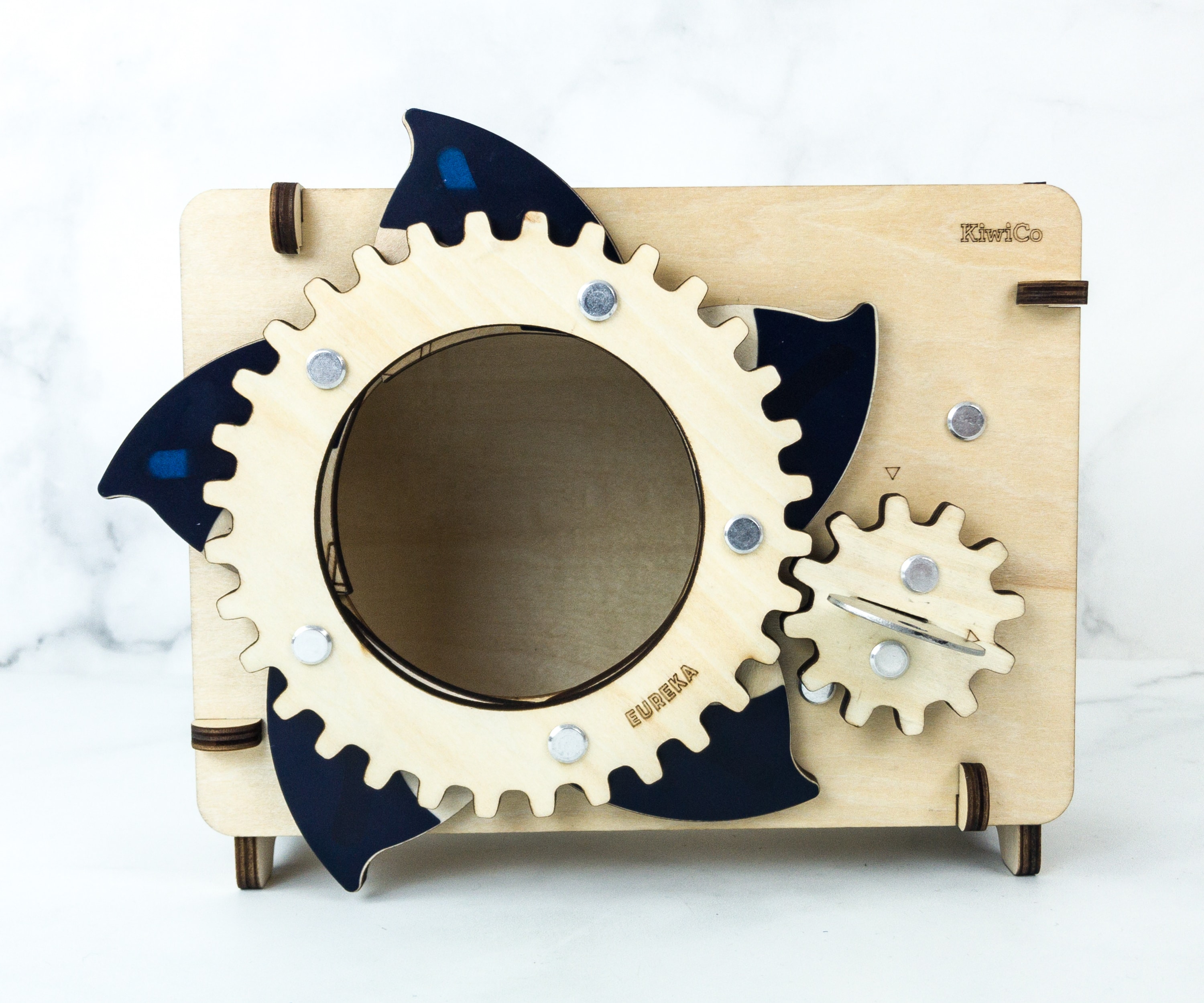 Eureka Crate Review + Coupon - MECHANICAL LOCK BOX - hello subscription