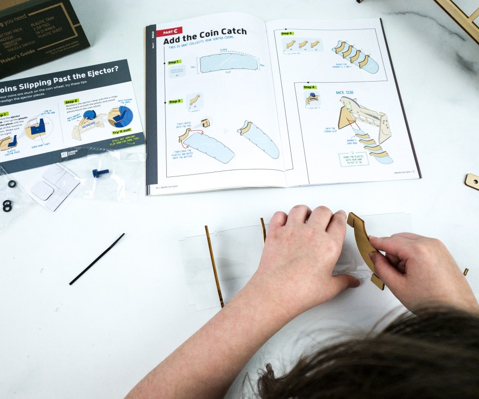 Eureka Crate Review + Coupon - COIN SORTING MACHINE - hello subscription