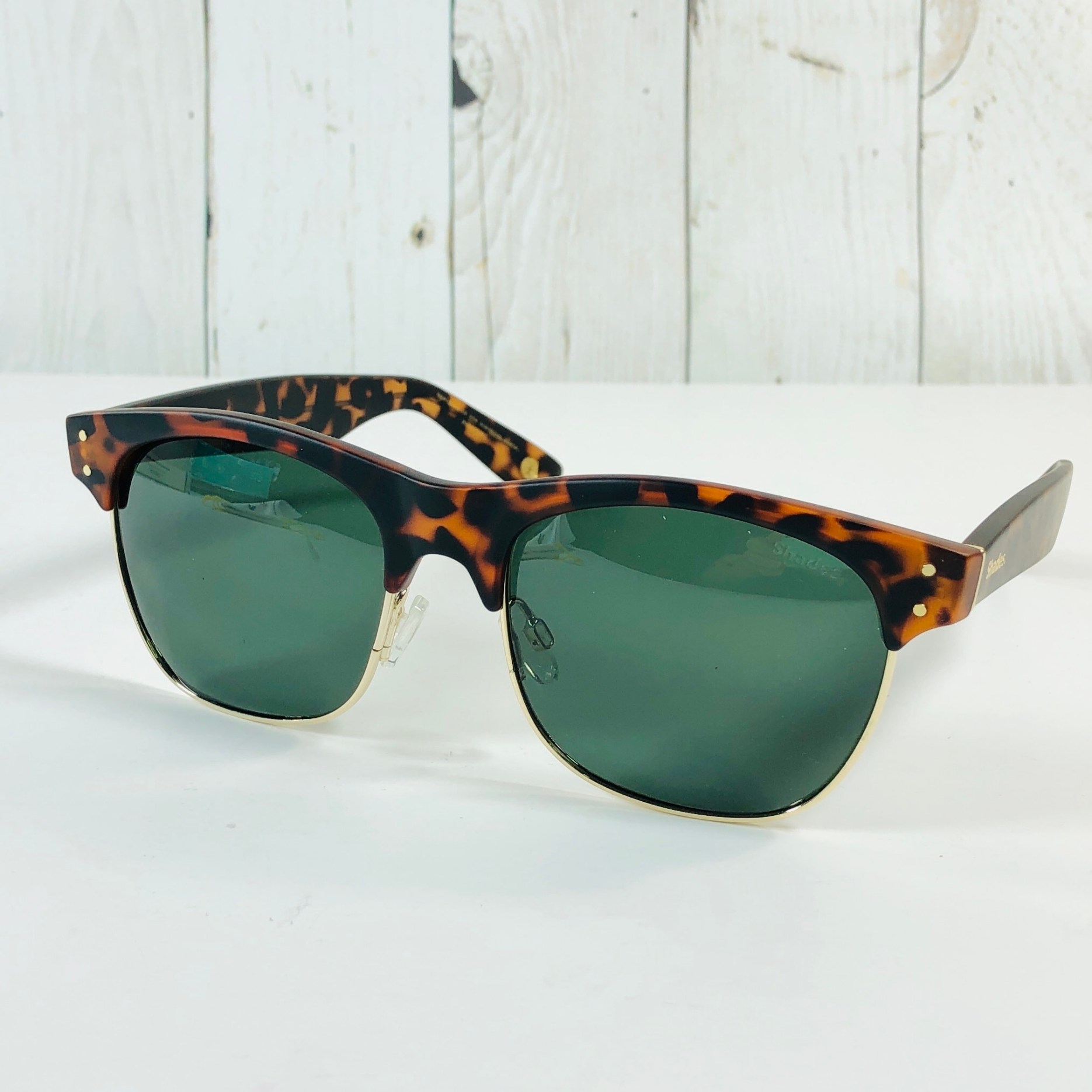 Shades Club November 2019 Subscription Box Review + Coupon - Hello ...