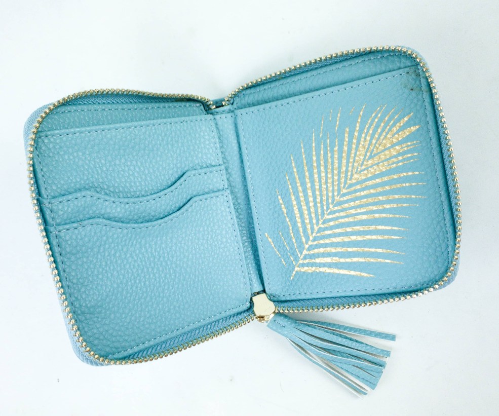 Beachly Women’s Box Winter 2019 Subscription Box Review + Coupon ...