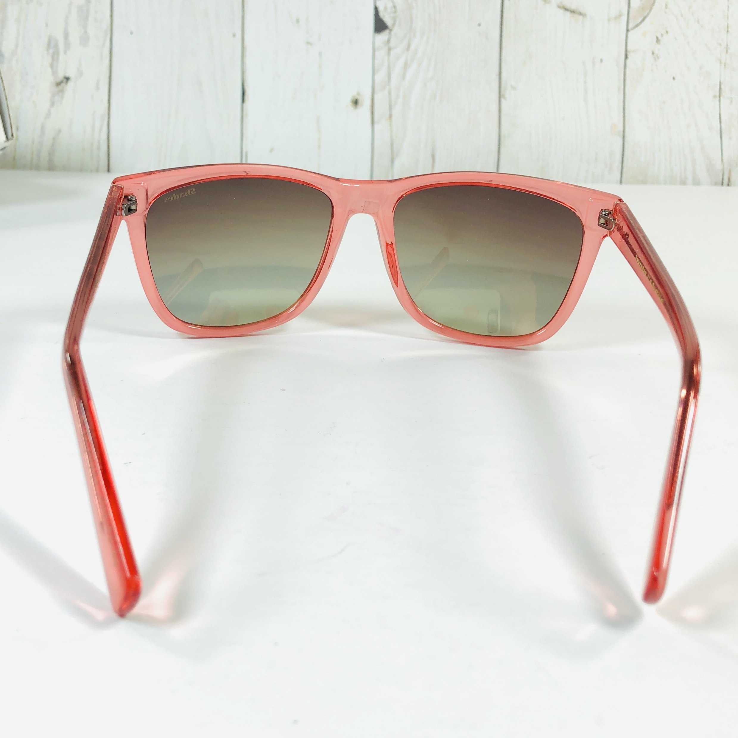 Shades Club December 2019 Subscription Box Review + Coupon - hello ...