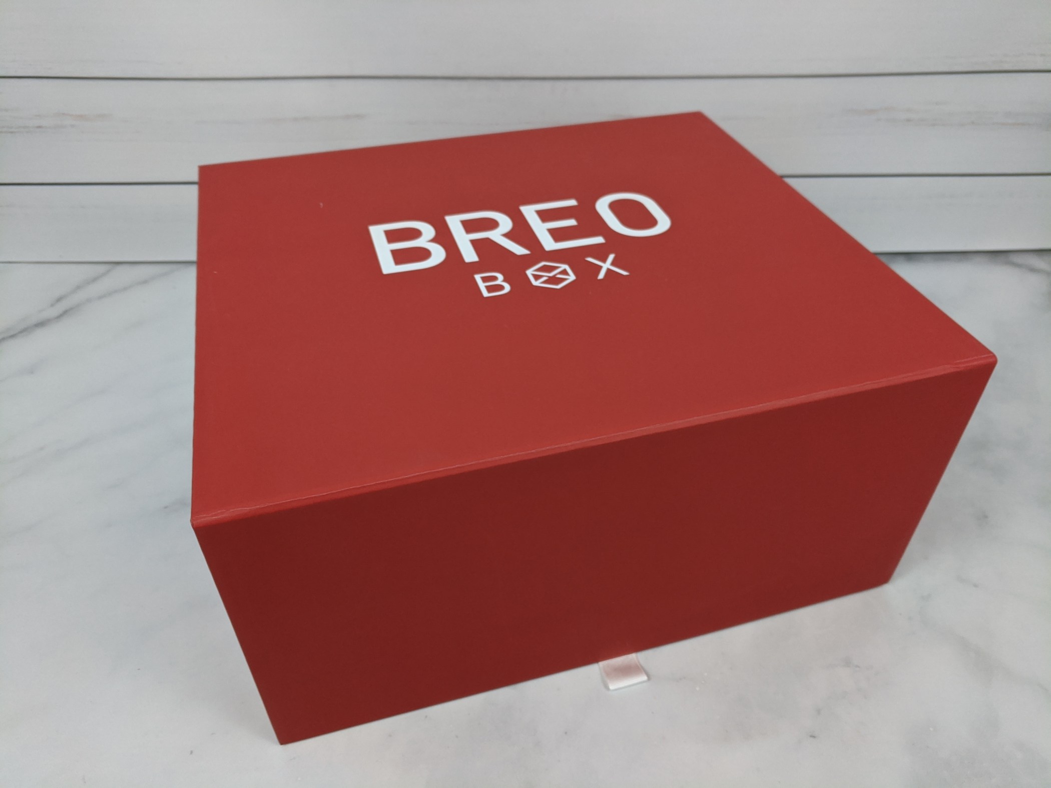Breo Box Subscription Box Review + Coupon - Winter 2019 - Hello ...