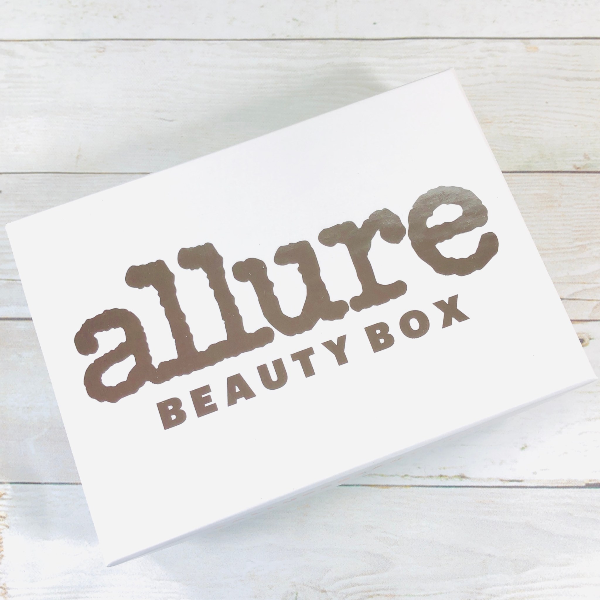 Allure Beauty Box January 2020 Review & Coupon - Hello Subscription