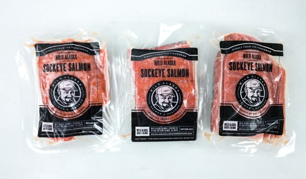 Moink Subscription Box Review + Coupon - CHICKEN & SALMON BOX - hello ...