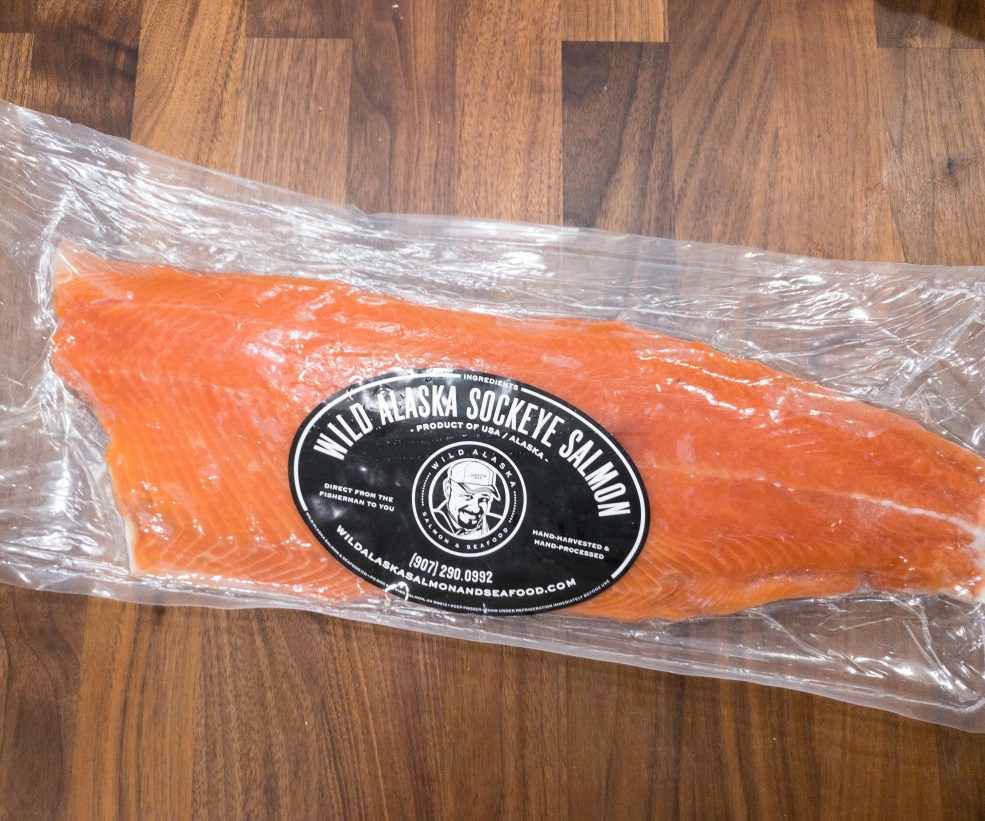 Moink Subscription Box Review + Coupon - CHICKEN & SALMON BOX - hello ...