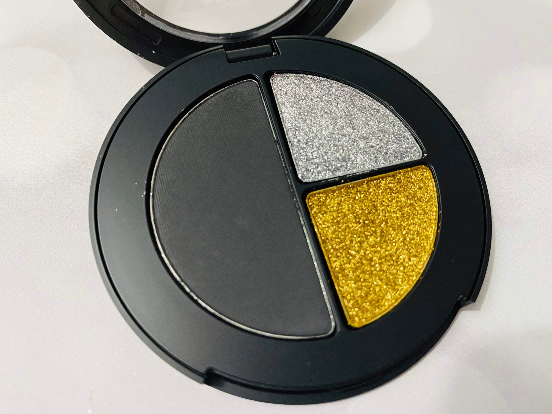 Chic Beauty Box March 2020 Subscription Box Review + Coupon! - hello ...