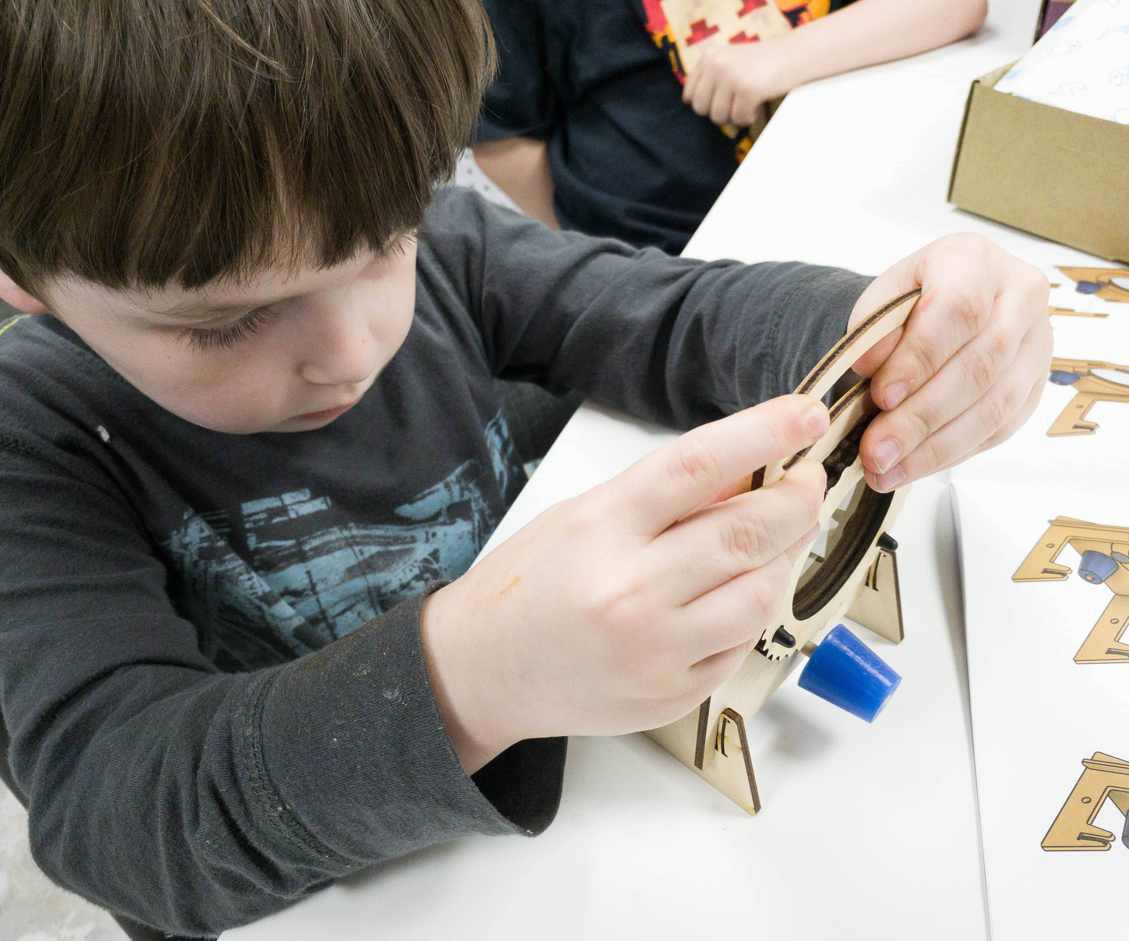 MEL Science Kids Subscription Box Review + Coupon - CRYSTAL SCREEN ...