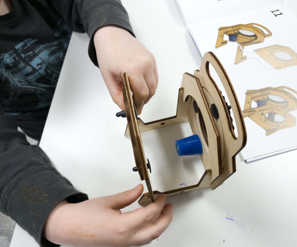 MEL Science Kids Subscription Box Review + Coupon - CRYSTAL SCREEN ...