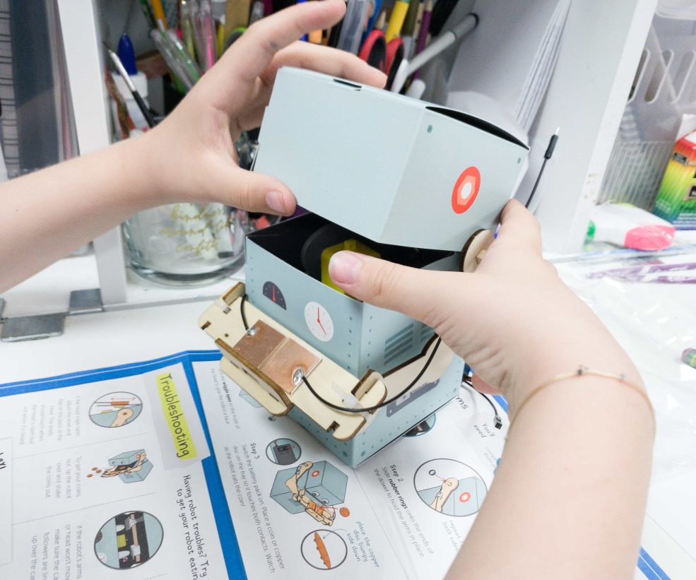 KiwiCo Tinker Crate Review & Coupon - COIN-EATING ROBOT - hello ...