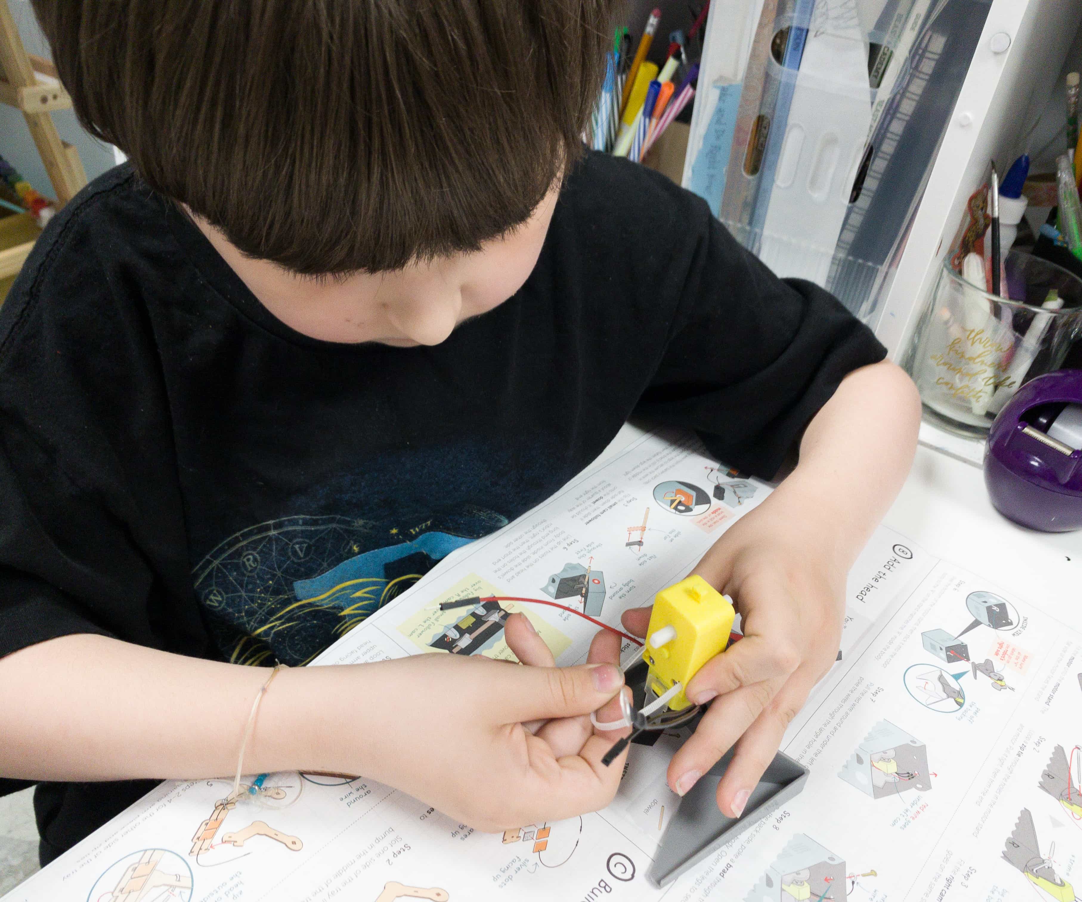 KiwiCo Tinker Crate Review & Coupon - COIN-EATING ROBOT - hello ...