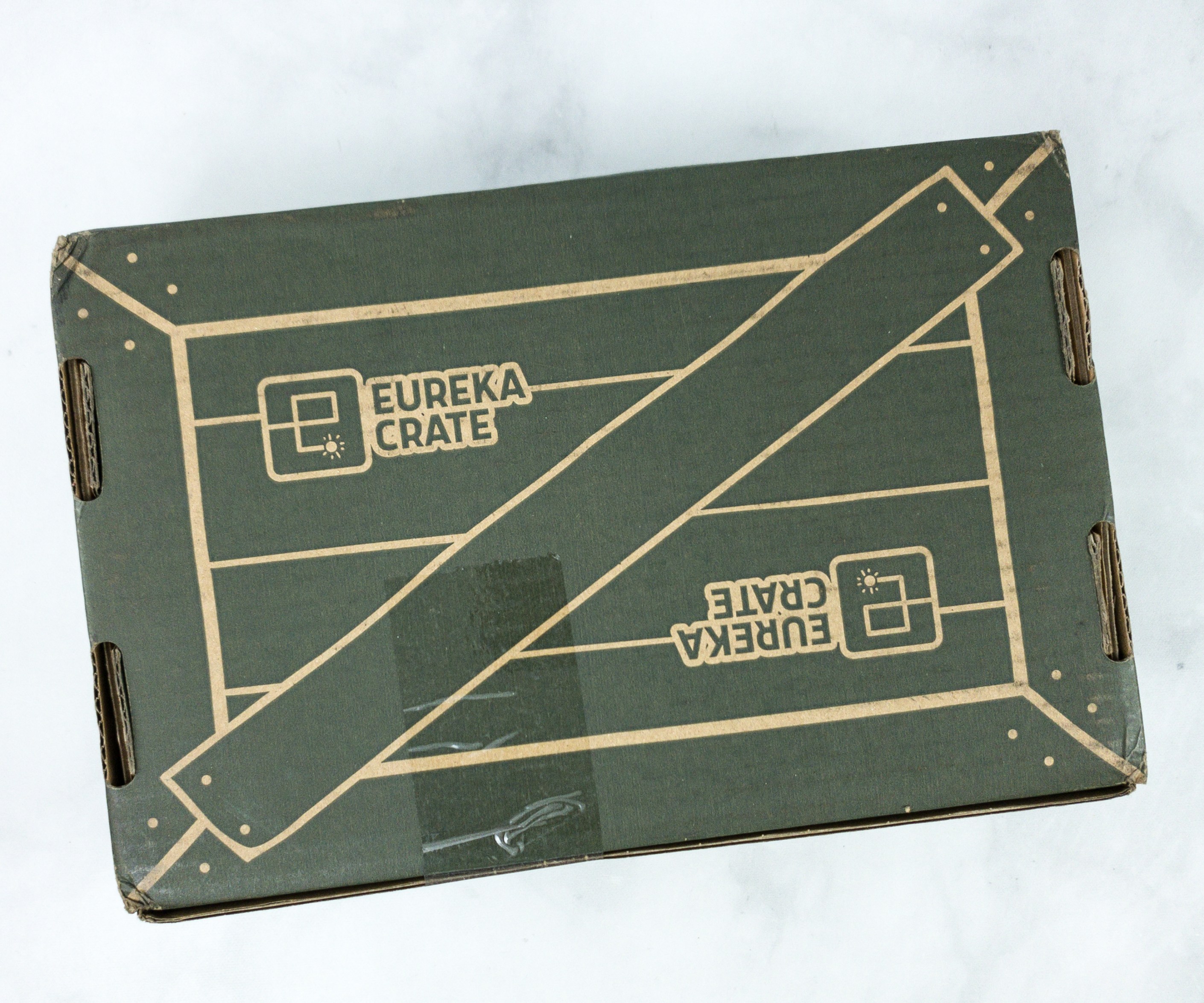 Eureka Crate Review + Coupon - INDOOR GOLF SET - Hello Subscription