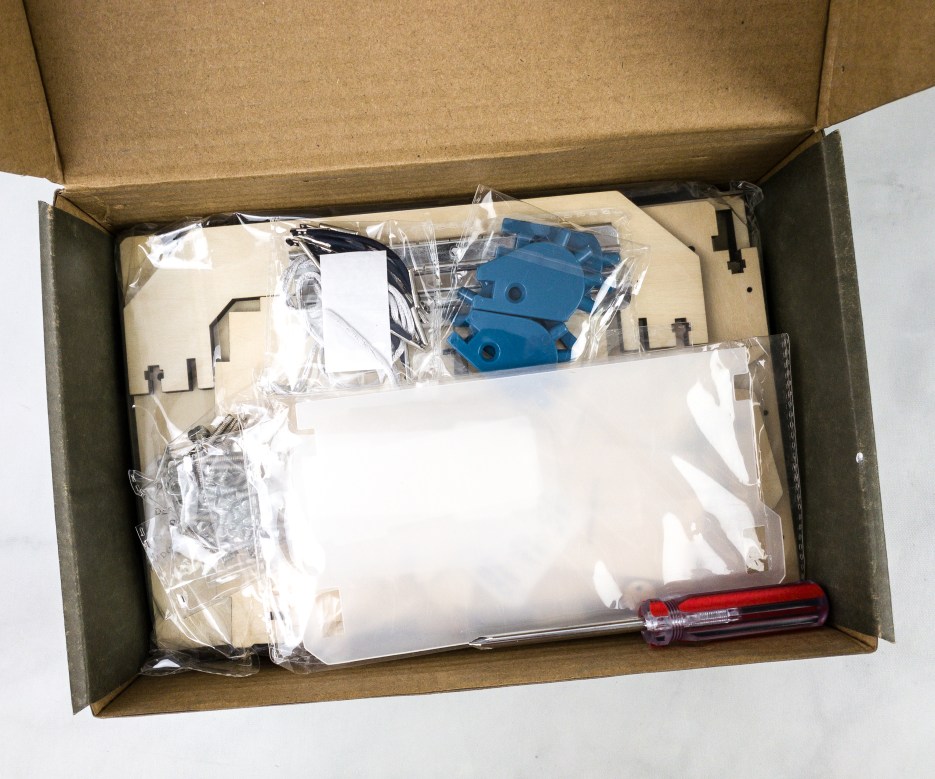 Eureka Crate Review + Coupon - MAKER STATION - hello subscription