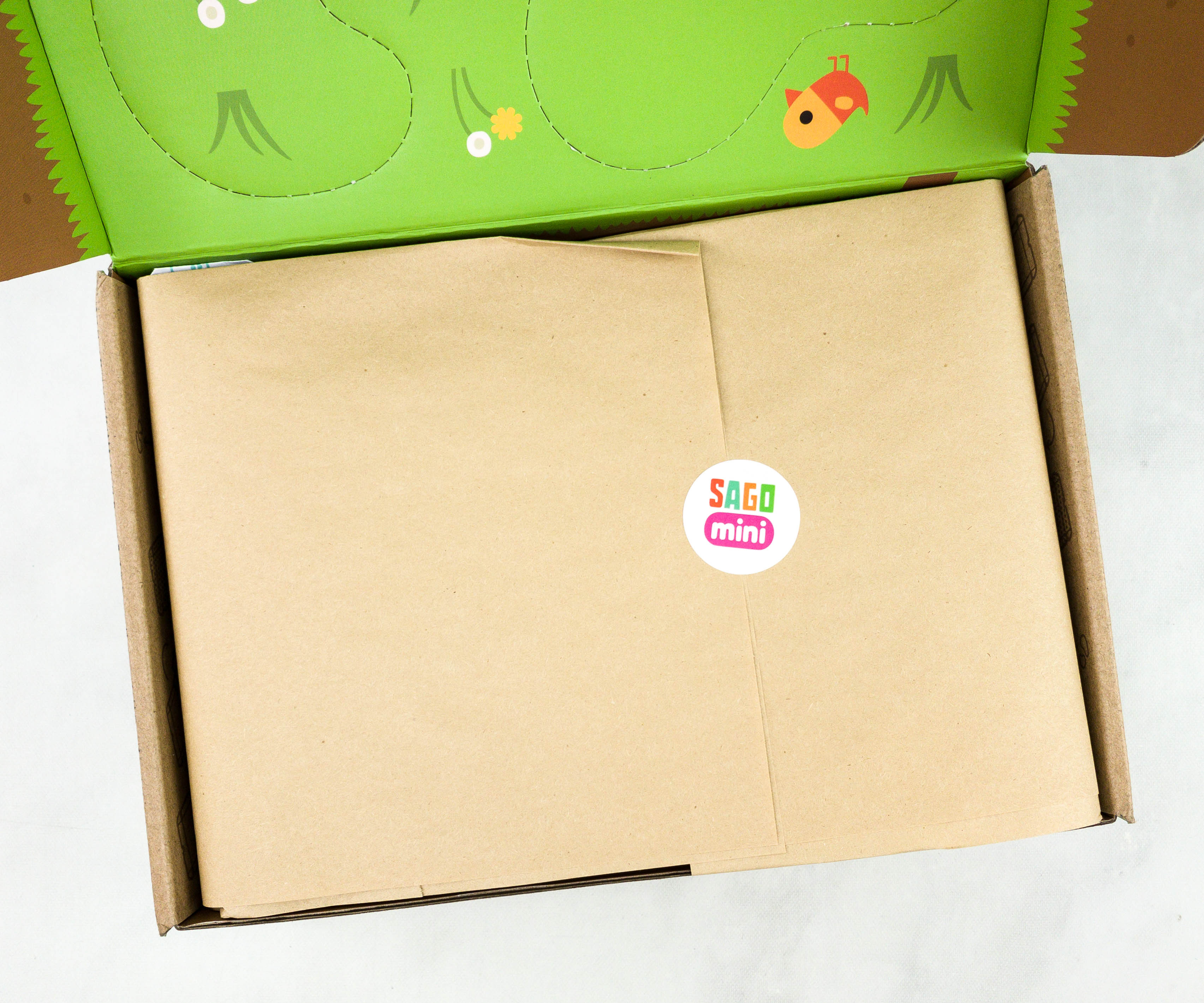 Sago Mini Box Review + Coupon - BUG BUILDER - Hello Subscription