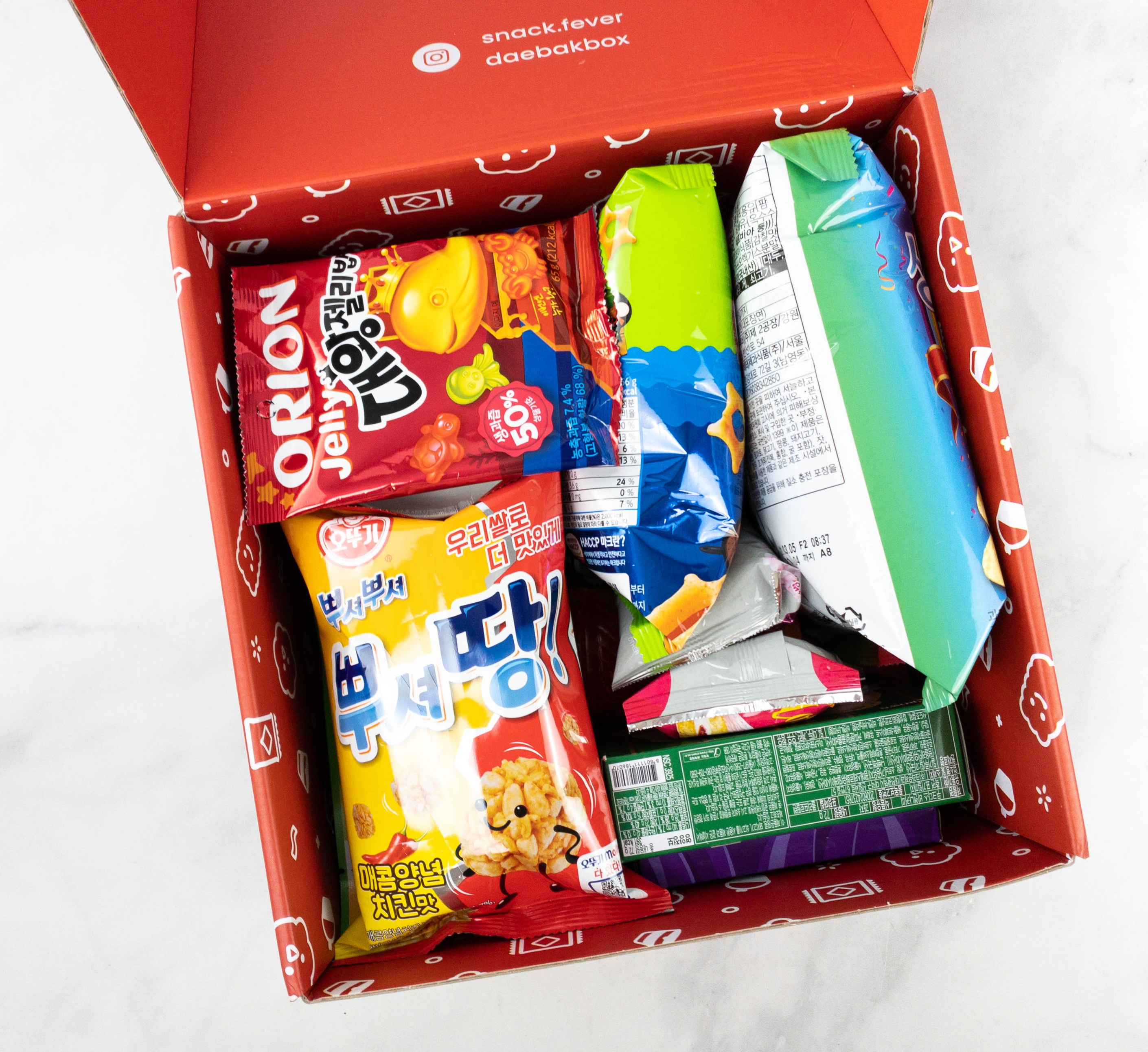 Snack Fever Review + Coupon - April 2021 Deluxe Box! - Hello Subscription