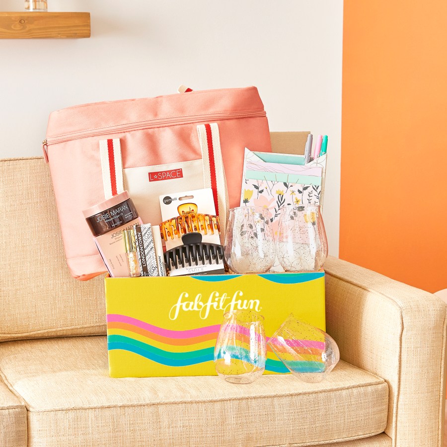 Best Subscription Boxes + Subscription Box Reviews - Hello Subscription