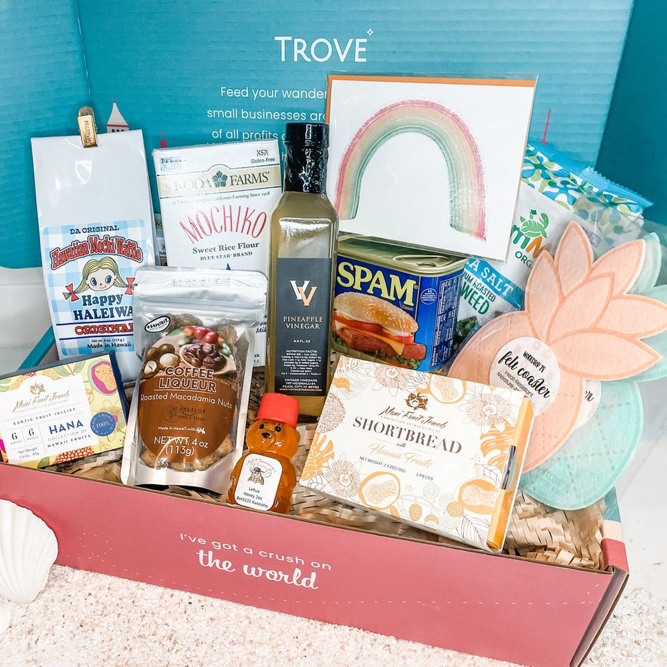 Barkbox August 2020 Subscription Box Review + Coupon - Hello Subscription